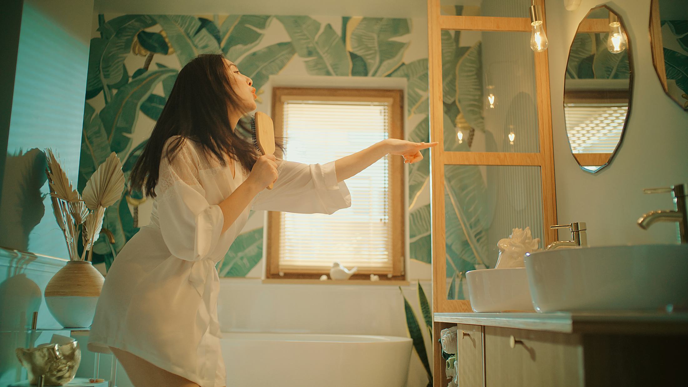 Your Sun, Moon & Rising Zodiac Signs, Explained By Astrologers