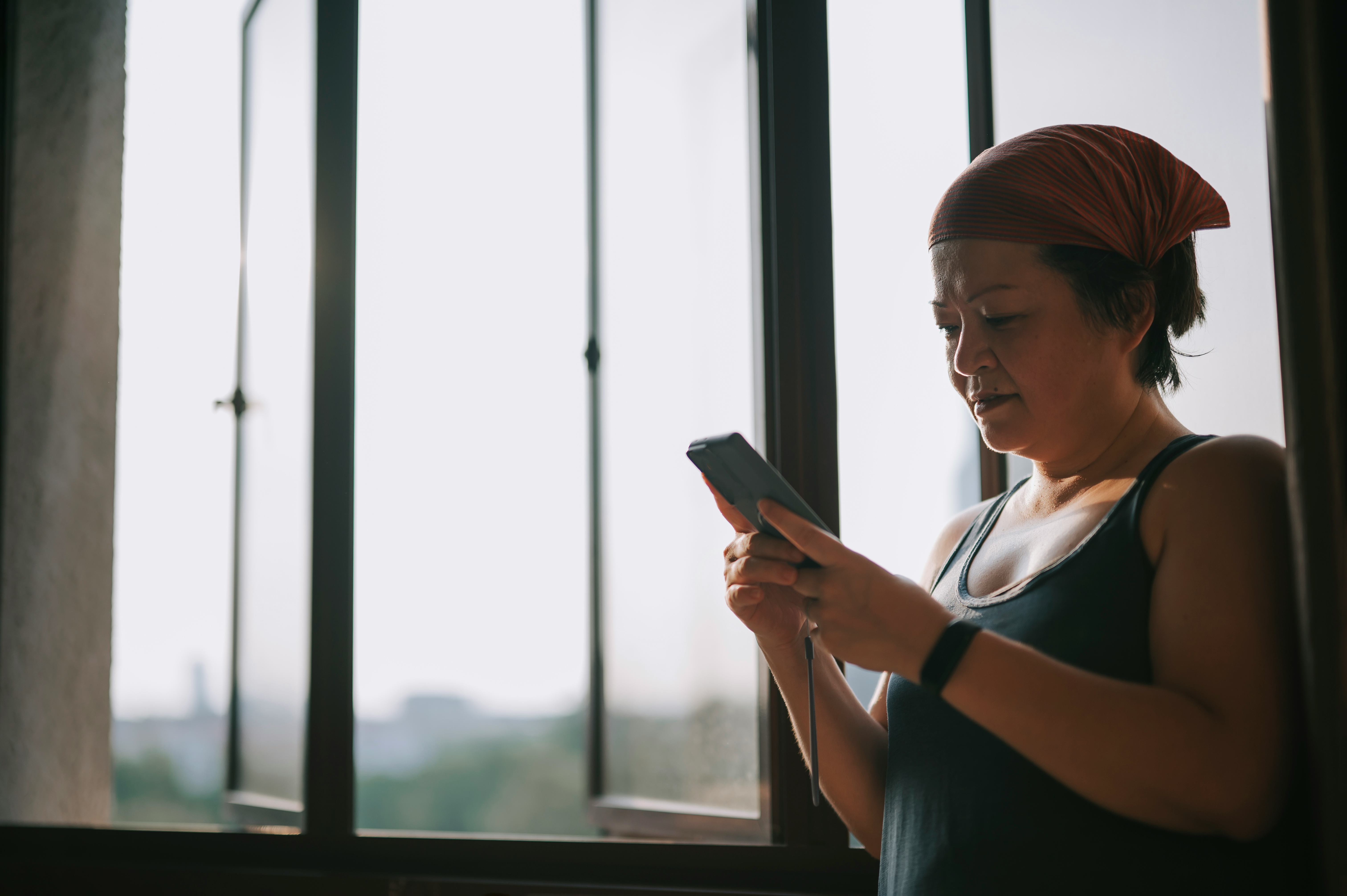 Trouble Sitting Still? 14 Adult ADHD Habits To Know