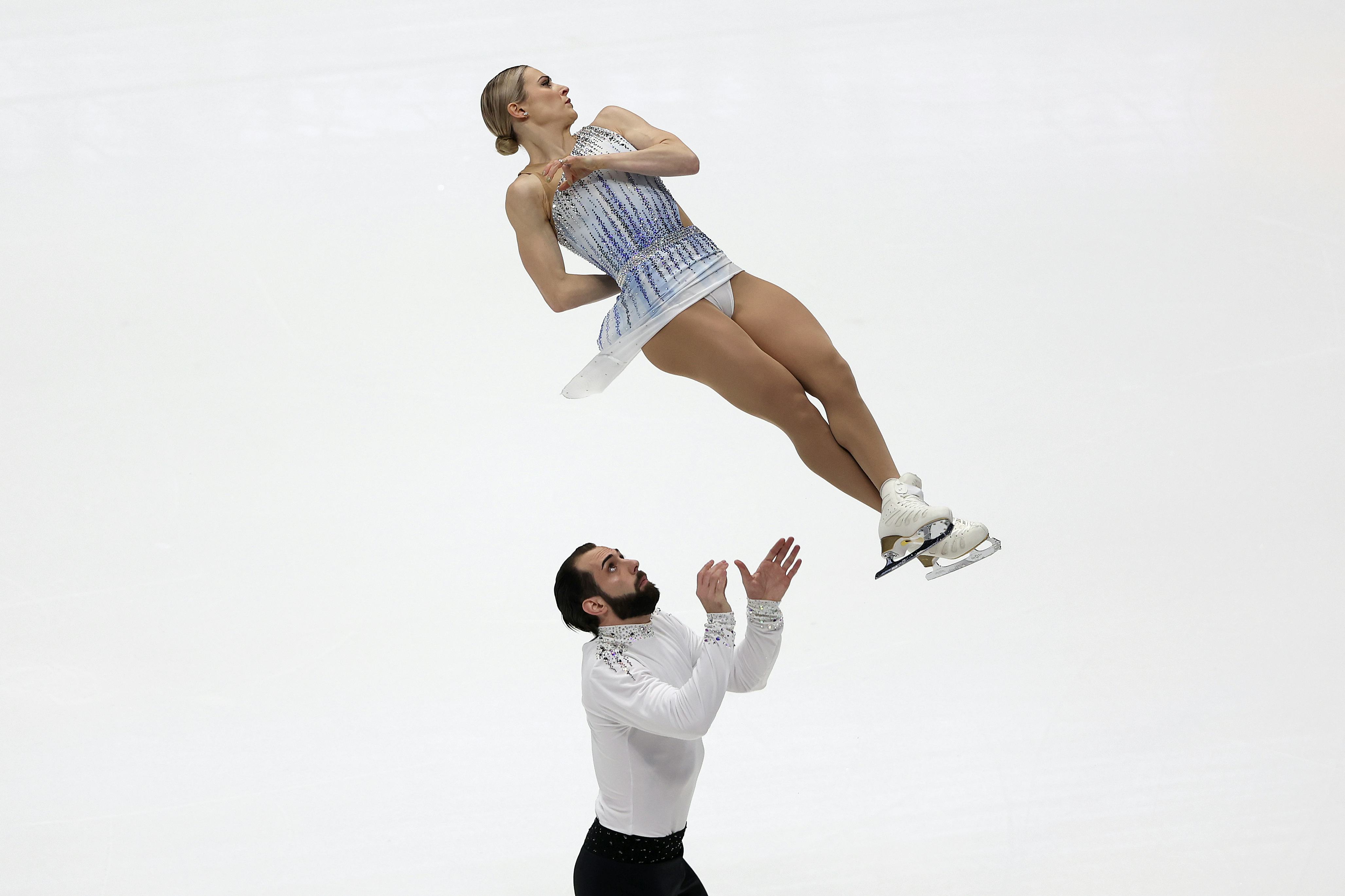 Ice Dancing Vs. Pairs Figure Skating: How To Spot The Differences