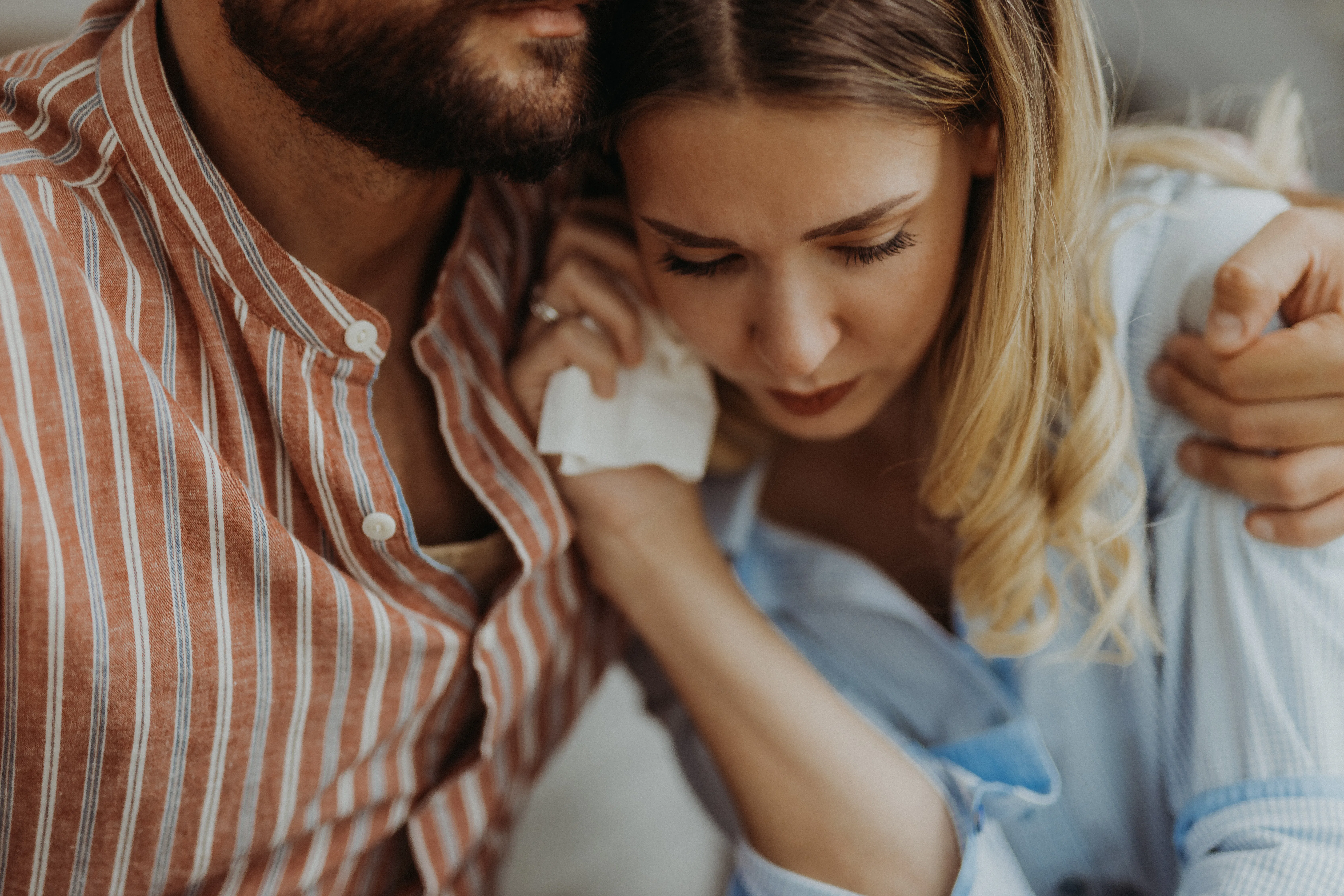 14 Signs You’re Not In Love Anymore