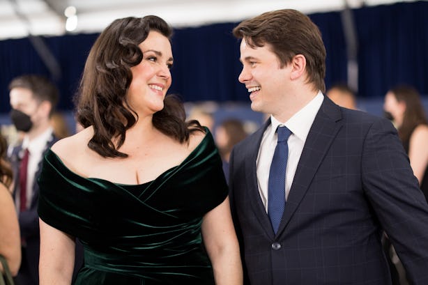 Melanie Lynskey's Husband & Daughter Keep Her Laughing