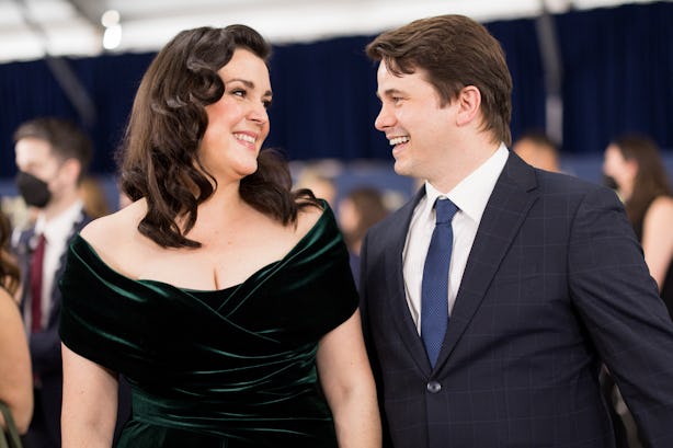 Melanie Lynskey's Husband & Daughter Keep Her Laughing