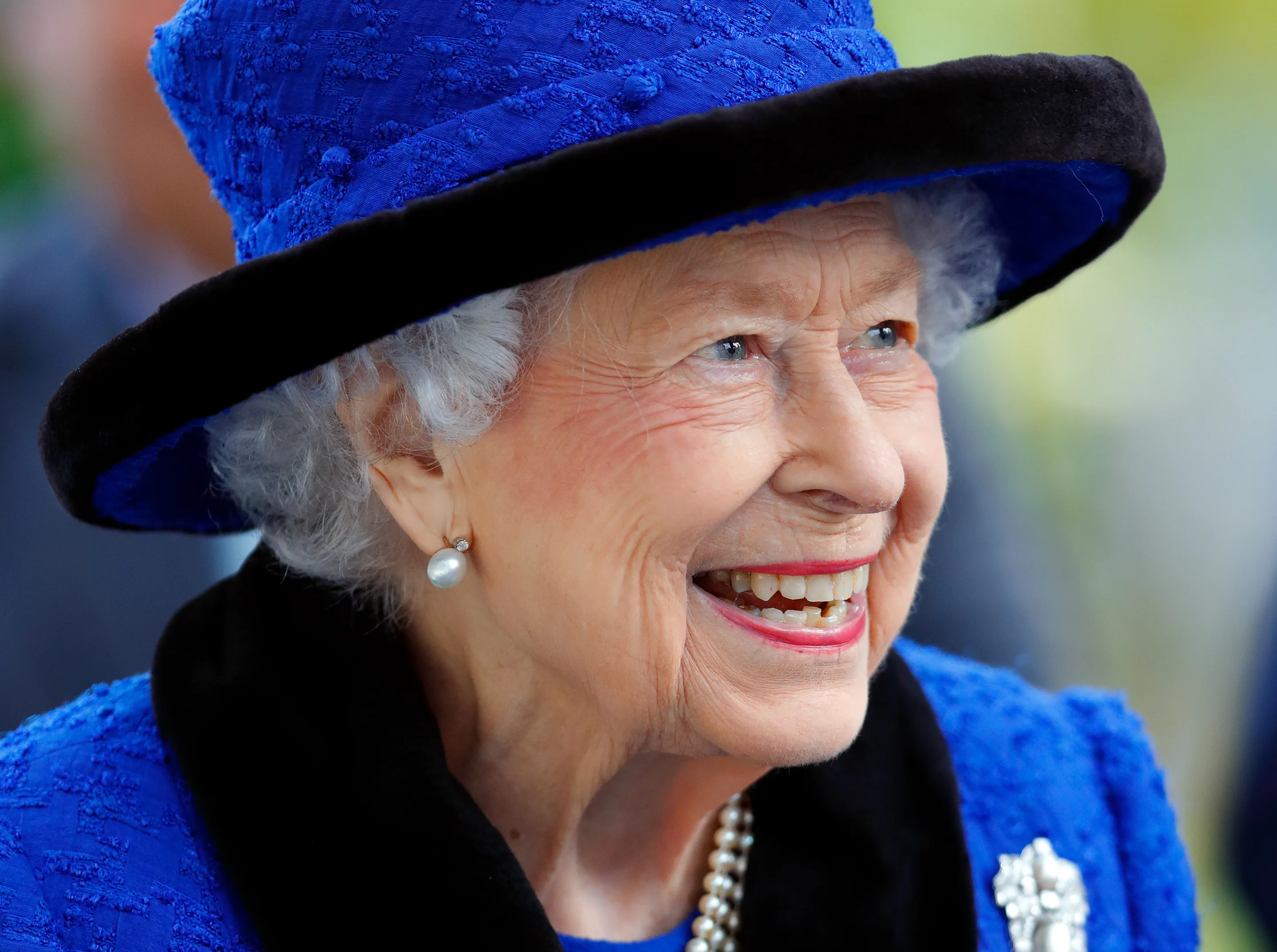 Photographer Called Queen Elizabeth "Girl" & She Laughed It Off
