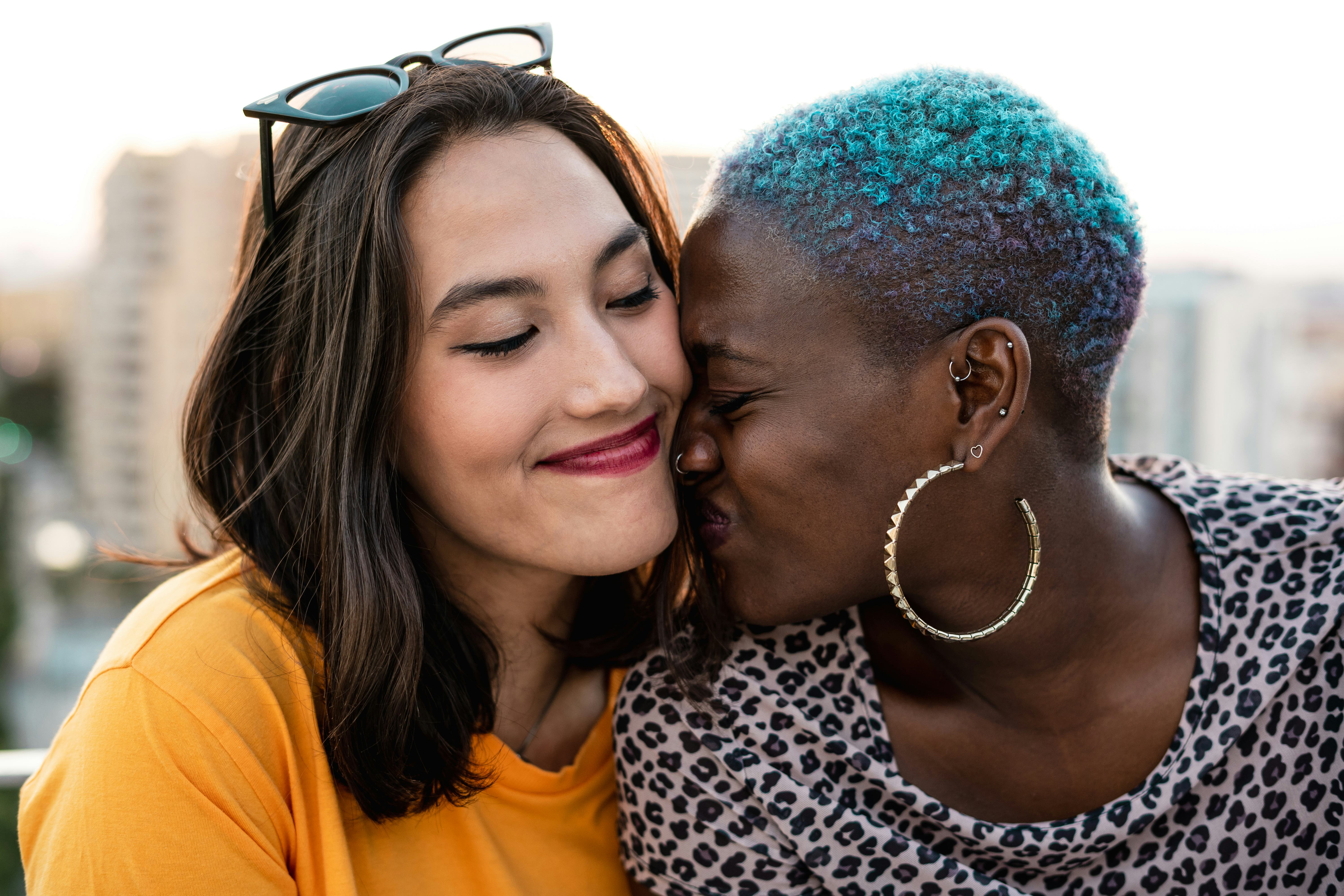 What Is A Casual Relationship? Dating Experts Explain