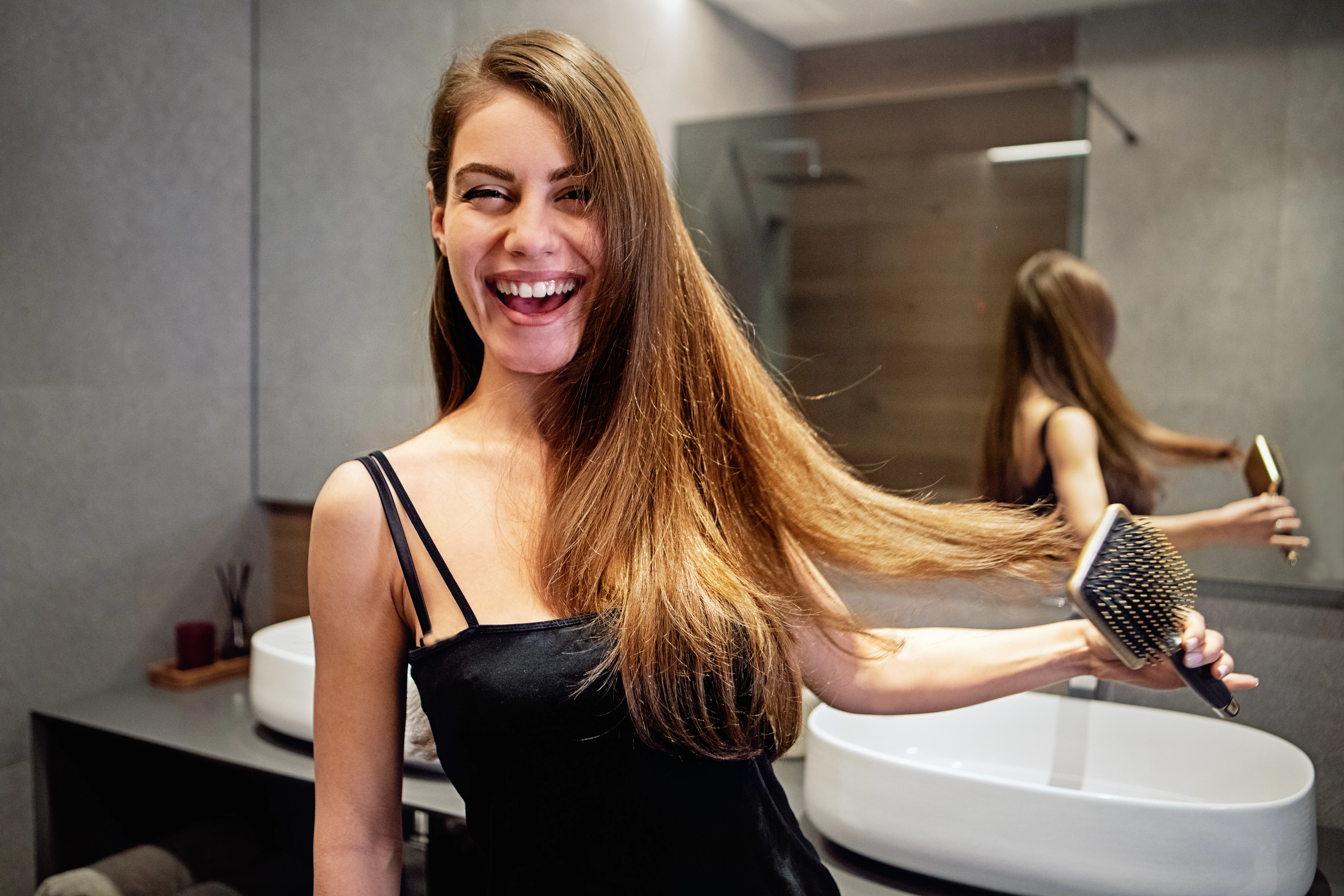 7 Ways To Go Multiple Days Without Washing Your Hair So You Can ...