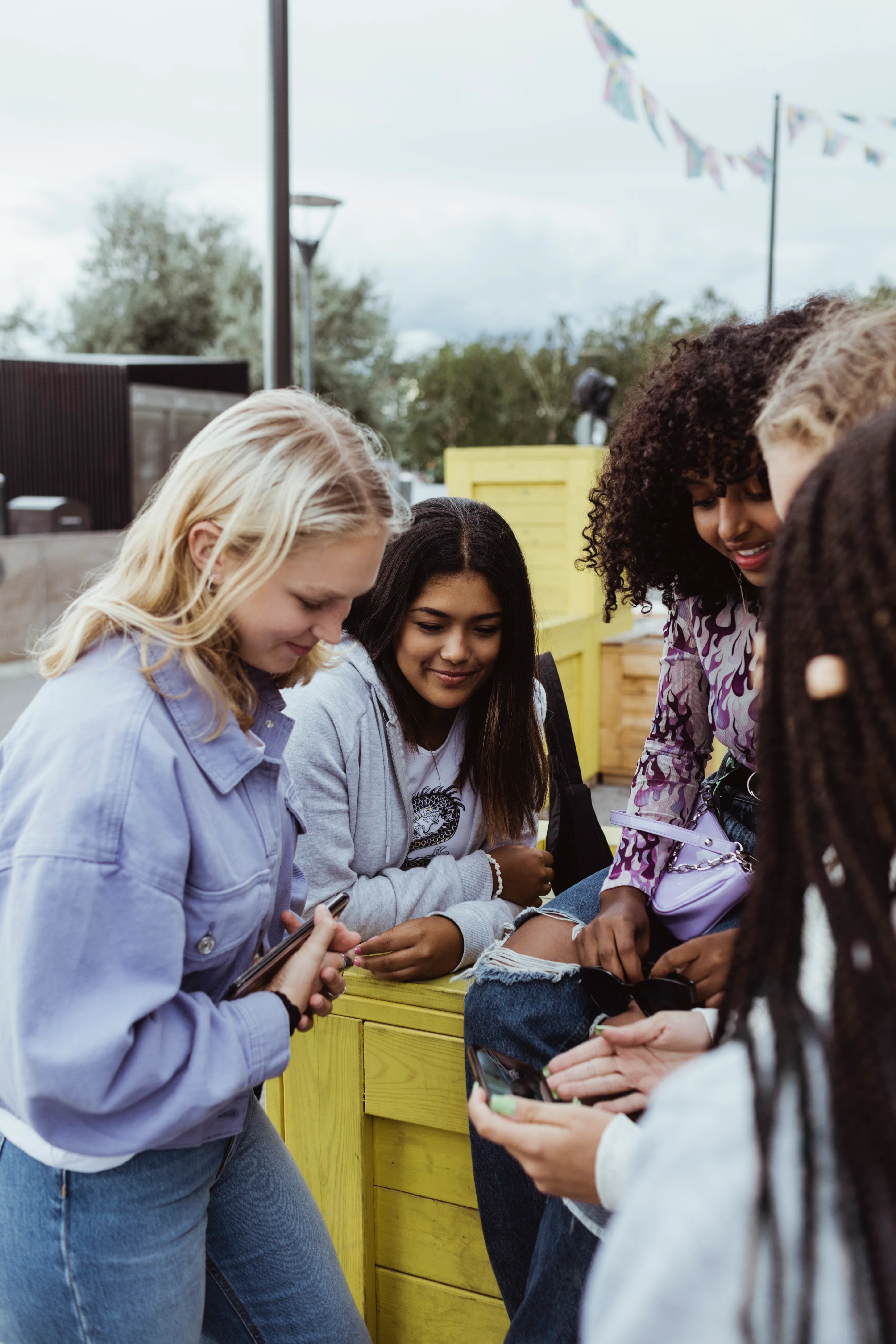 Spring-Themed Group Chat Names That'll Bring Sunshine To Your Group Texts