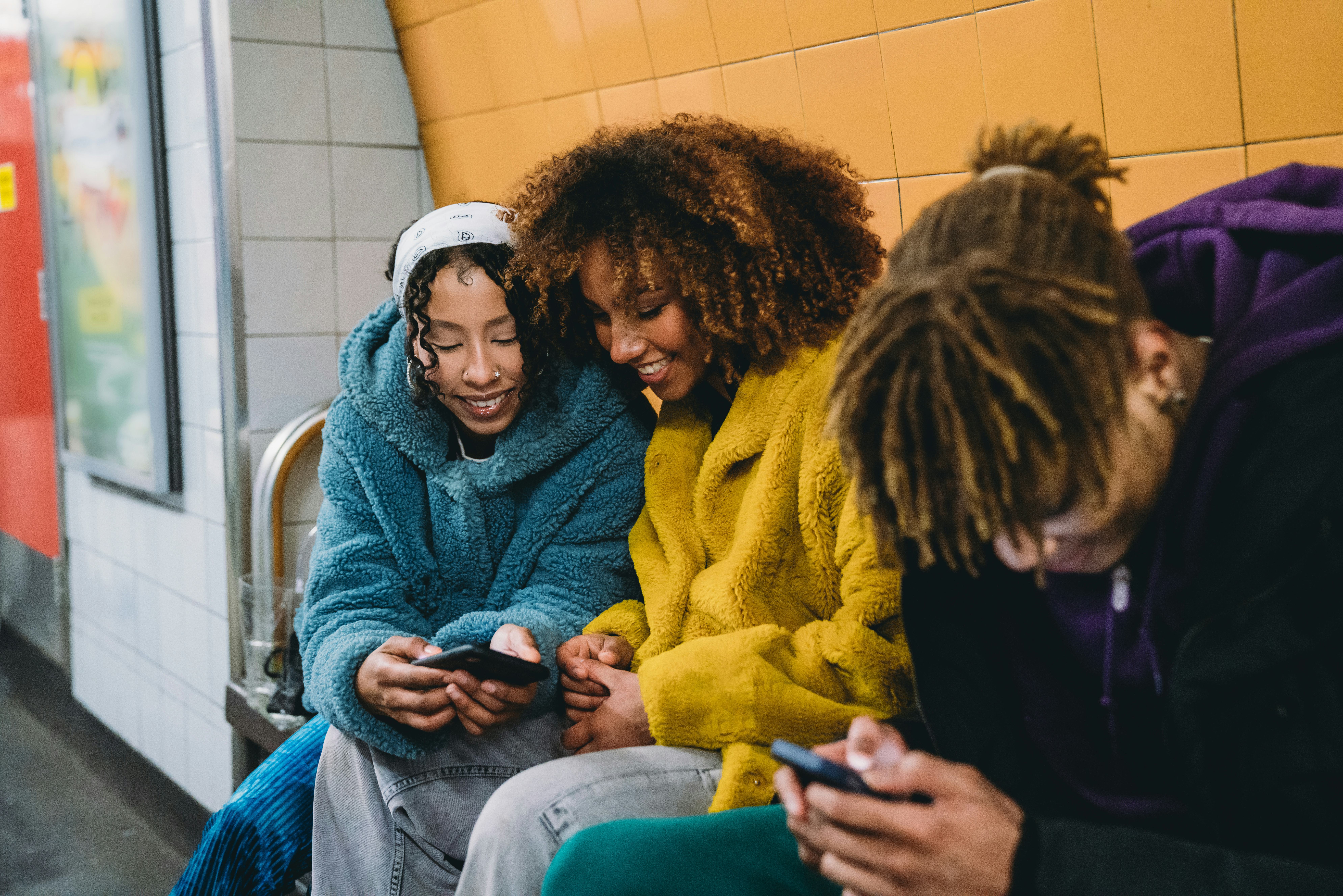 Cool Group Chat Names For Friends Who Keep The Convo Going