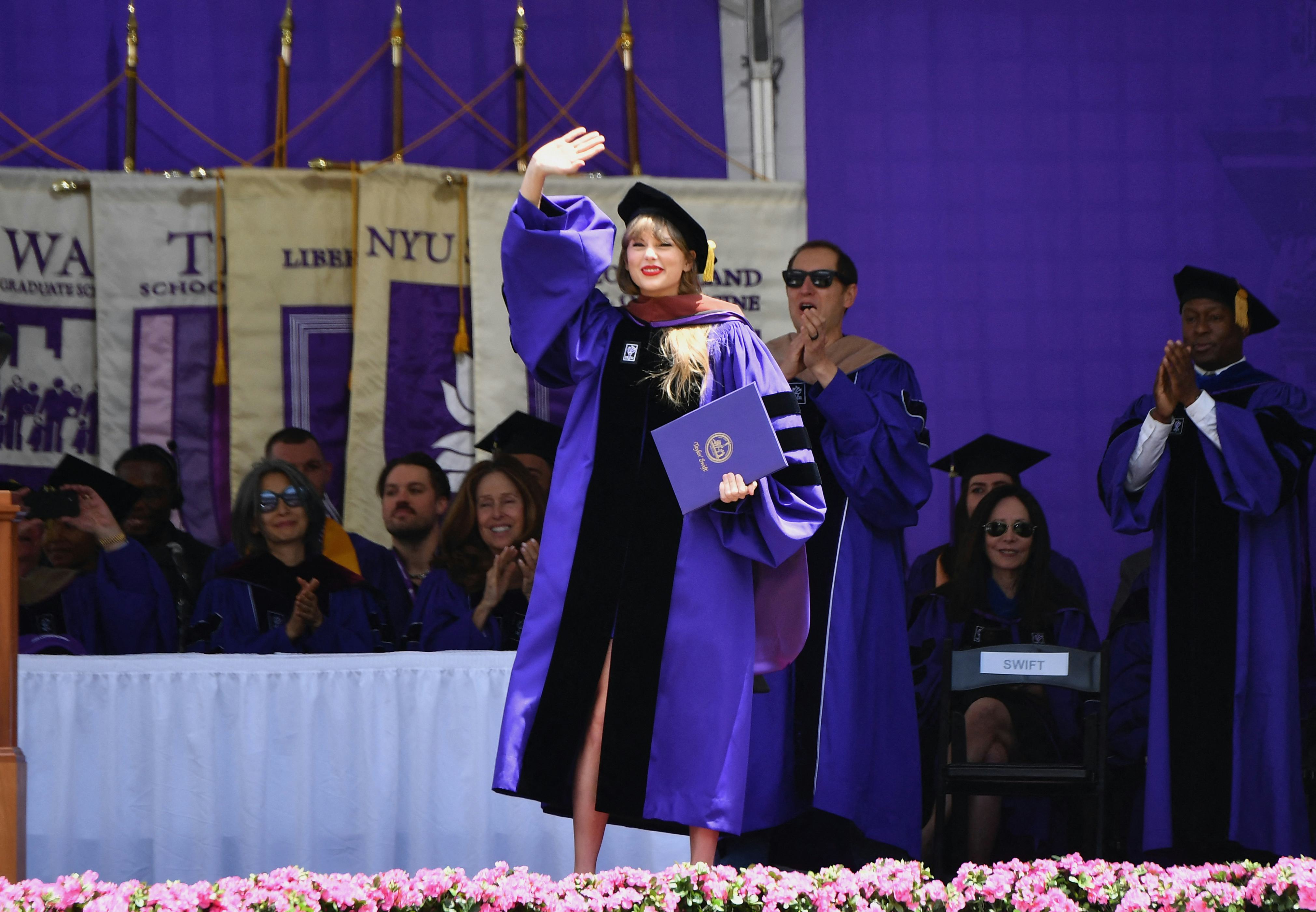Taylor Swift's NYU Graduation Speech: The Best Quotes, Commencement ...