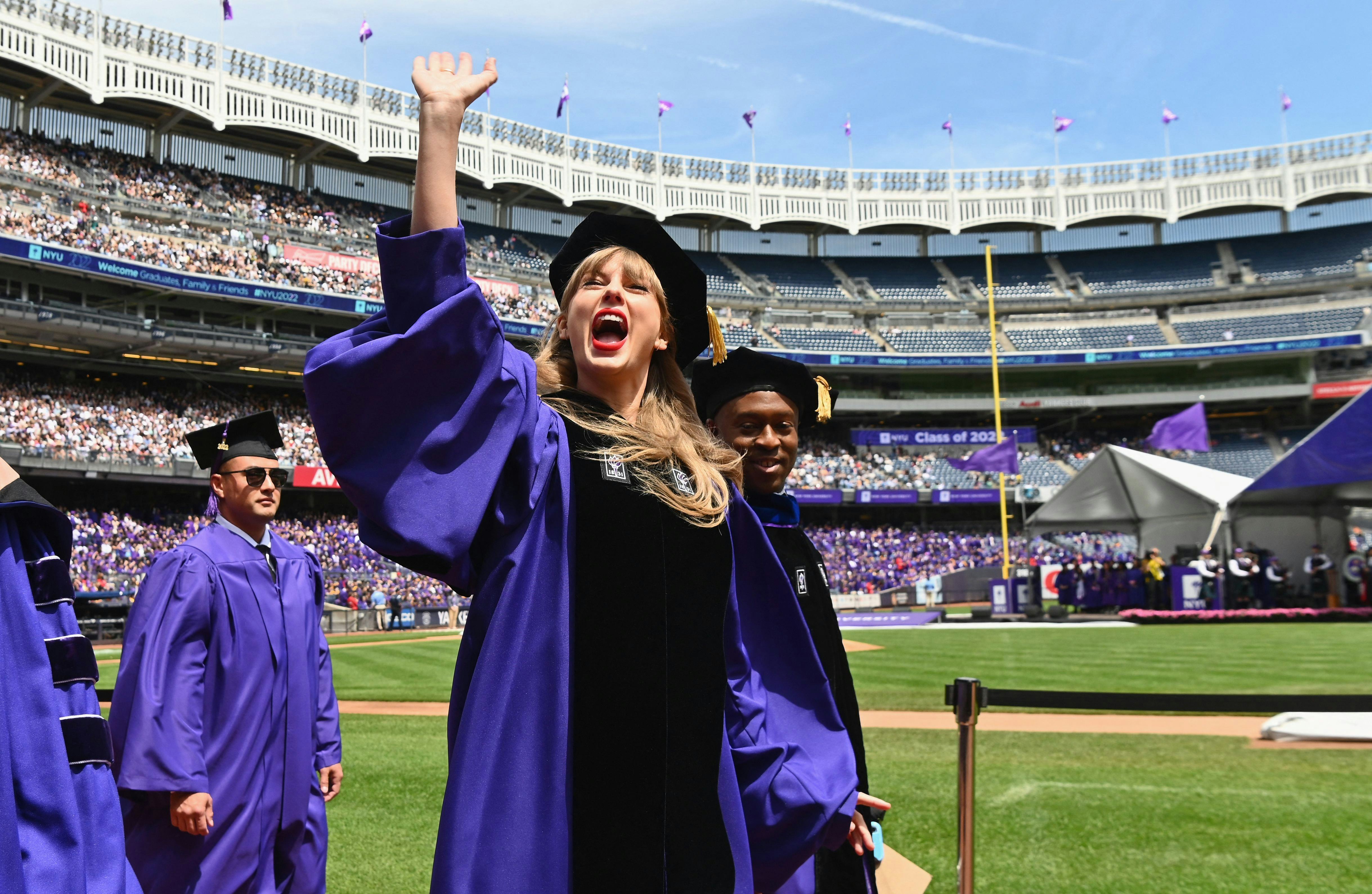 Taylor Swift Lyrics For Graduation Moments You'll Remember "All Too Well"