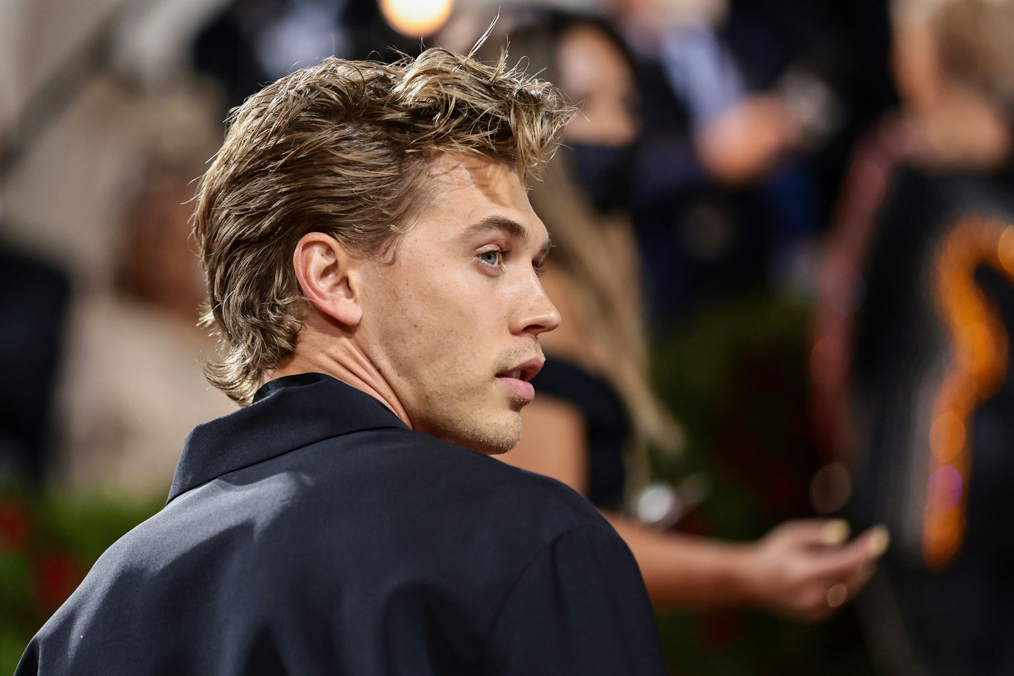 Austin Butler Still Slips Into His Elvis Voice