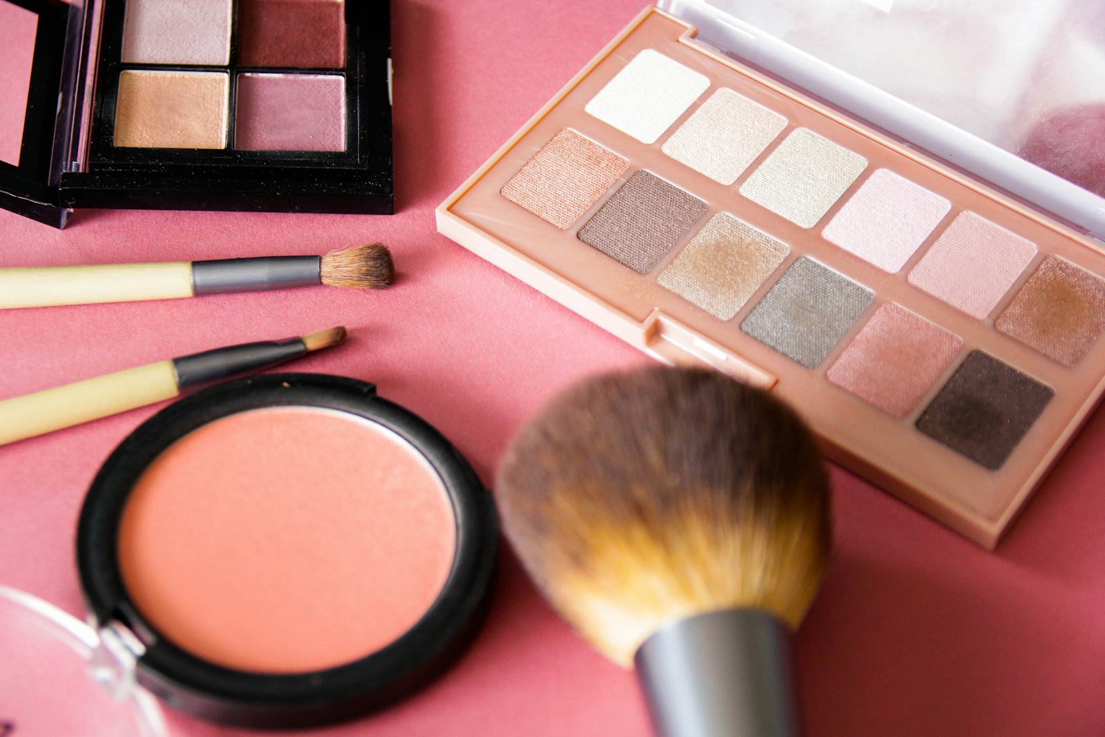 How To Recycle Old Makeup If You Have Empty Compacts Stacked Up On Your ...