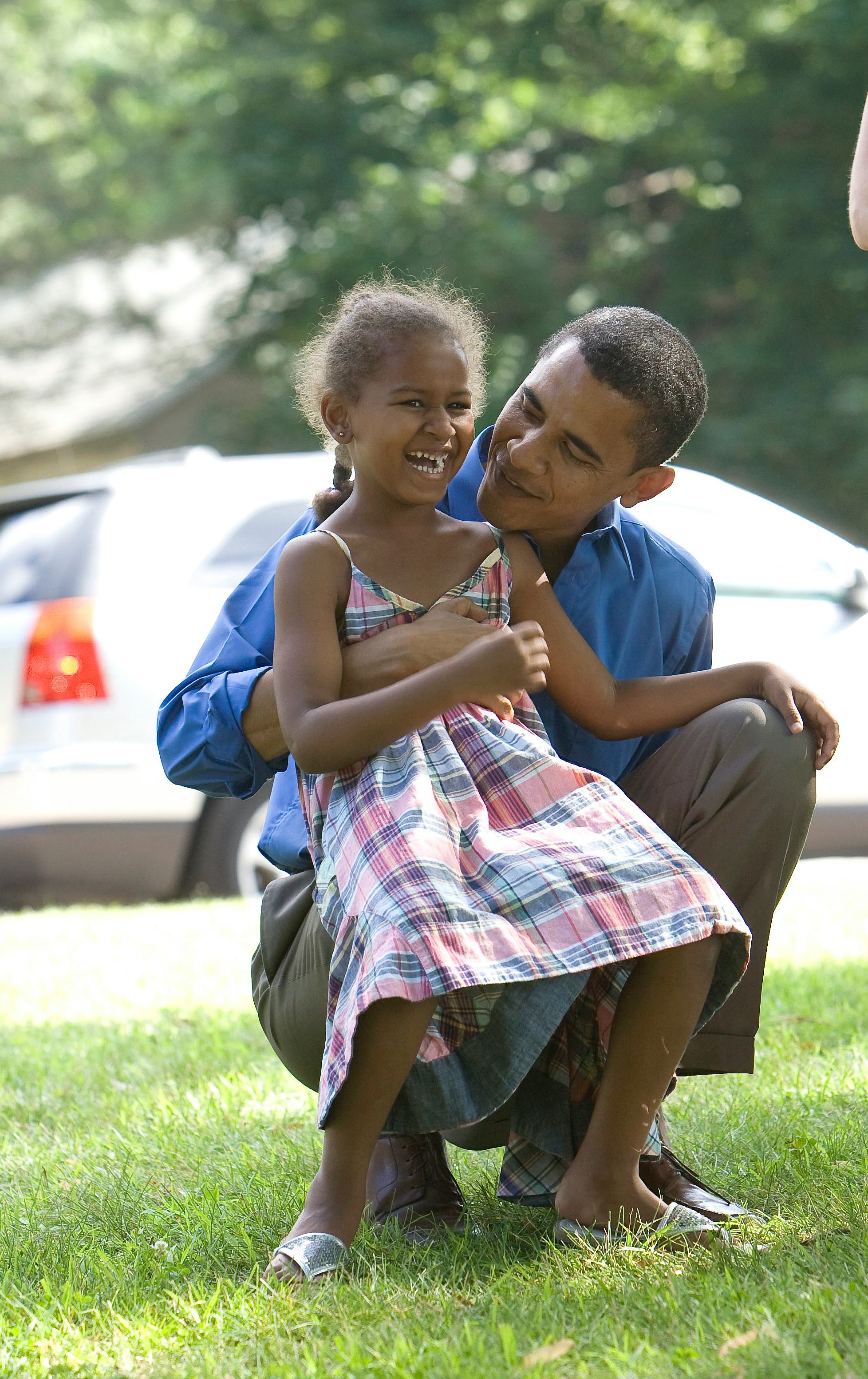 Obamas arrive for Sasha's USC graduation (pictures in article from TMZ ...