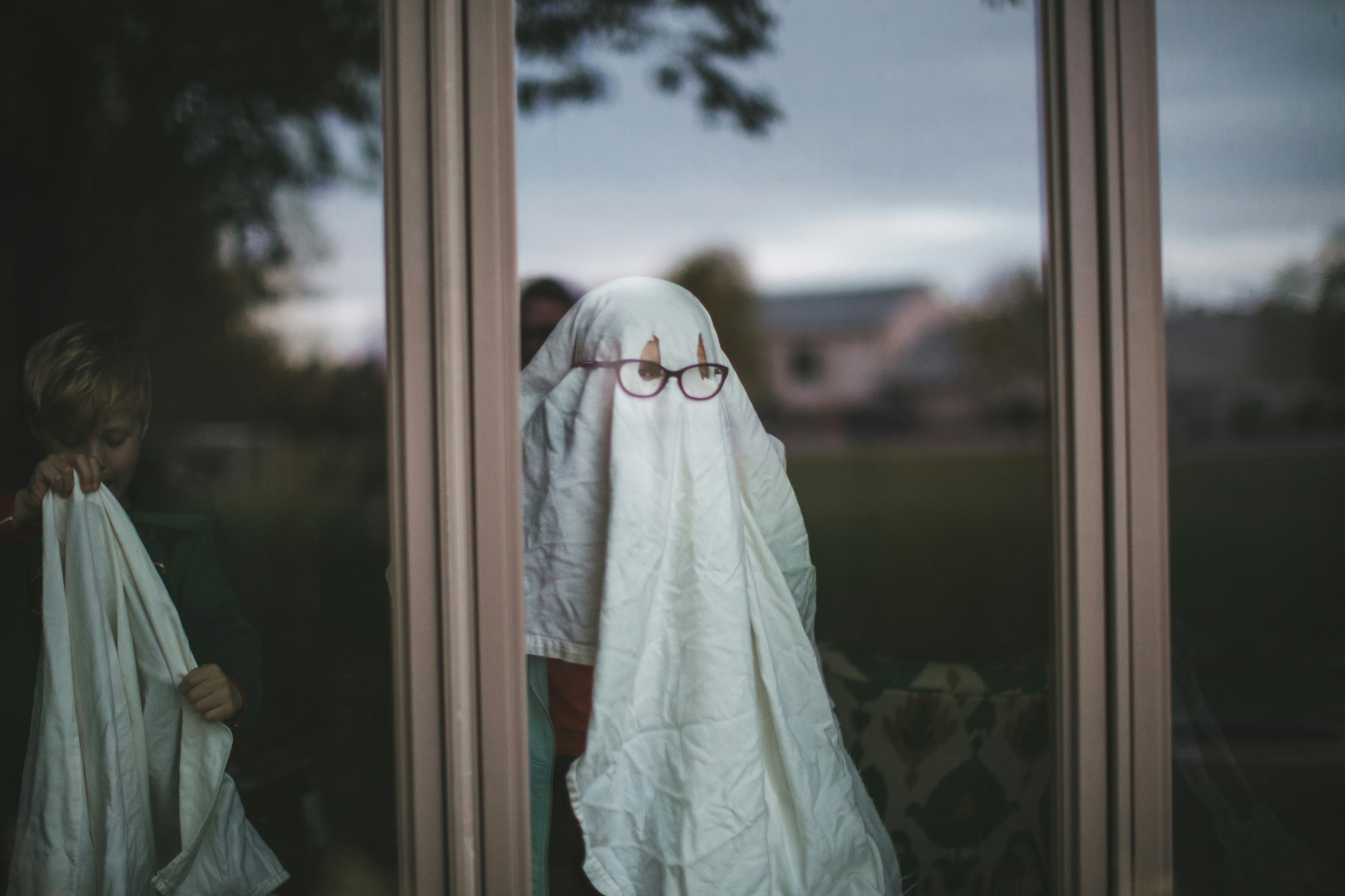 15 Kid-Friendly Ghost Stories That Are Just Spooky Enough