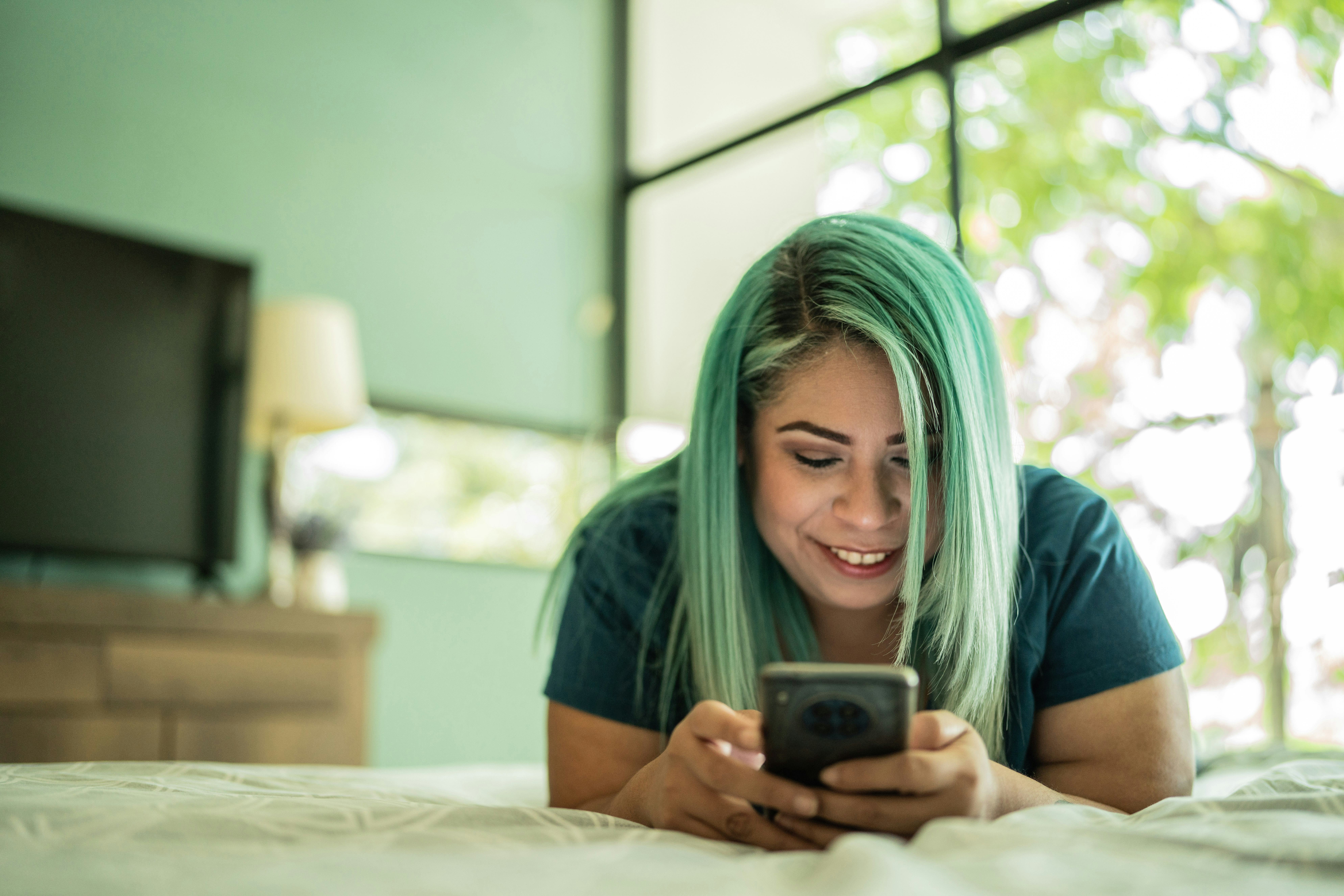 10 Creative Sexting Ideas That Don't Involve Nudes