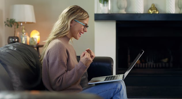 10 Creative Sexting Ideas That Don't Involve Nudes