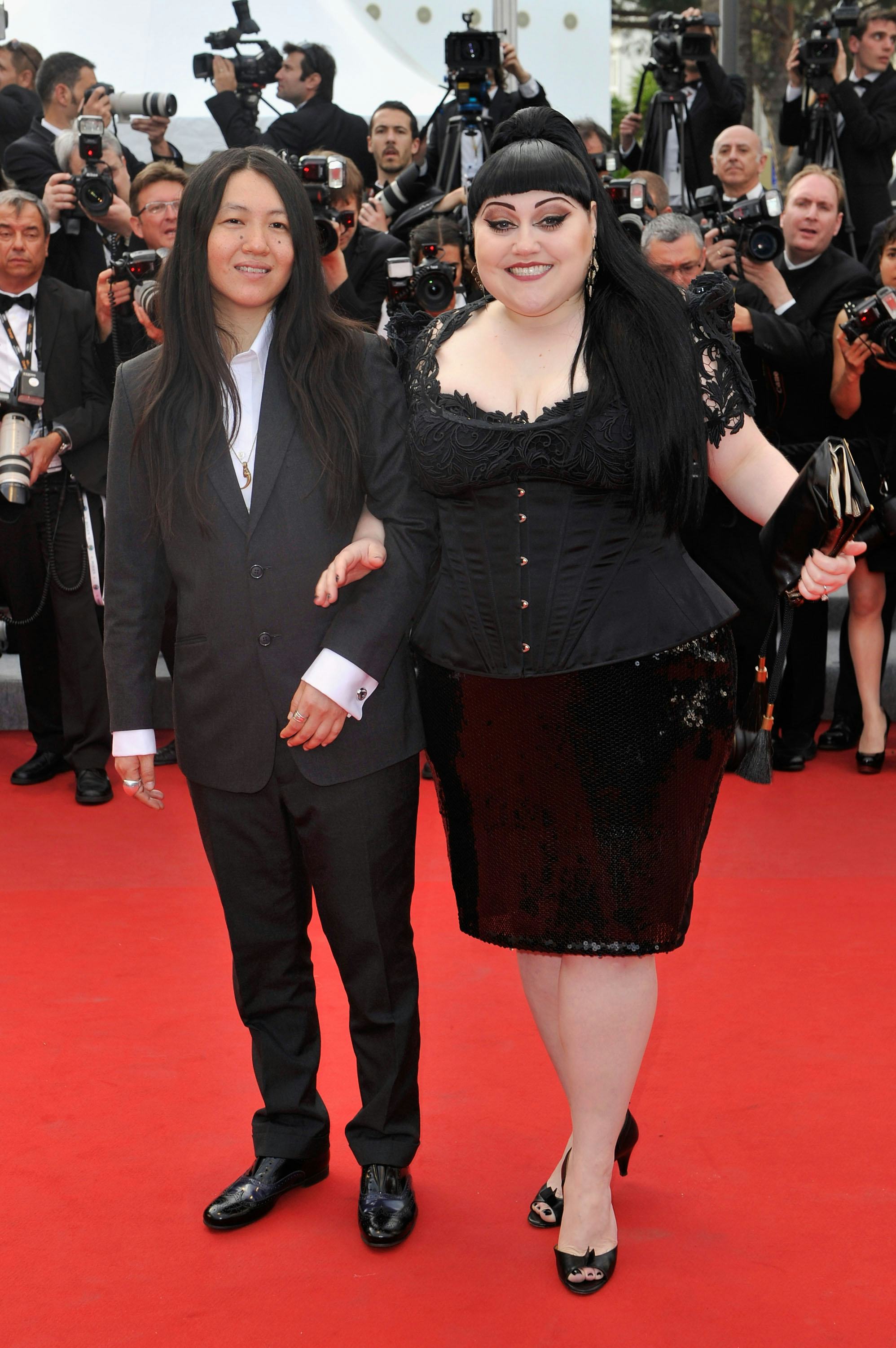 10 Cute Goth Outfits Perfect For Spooky Season & Beyond