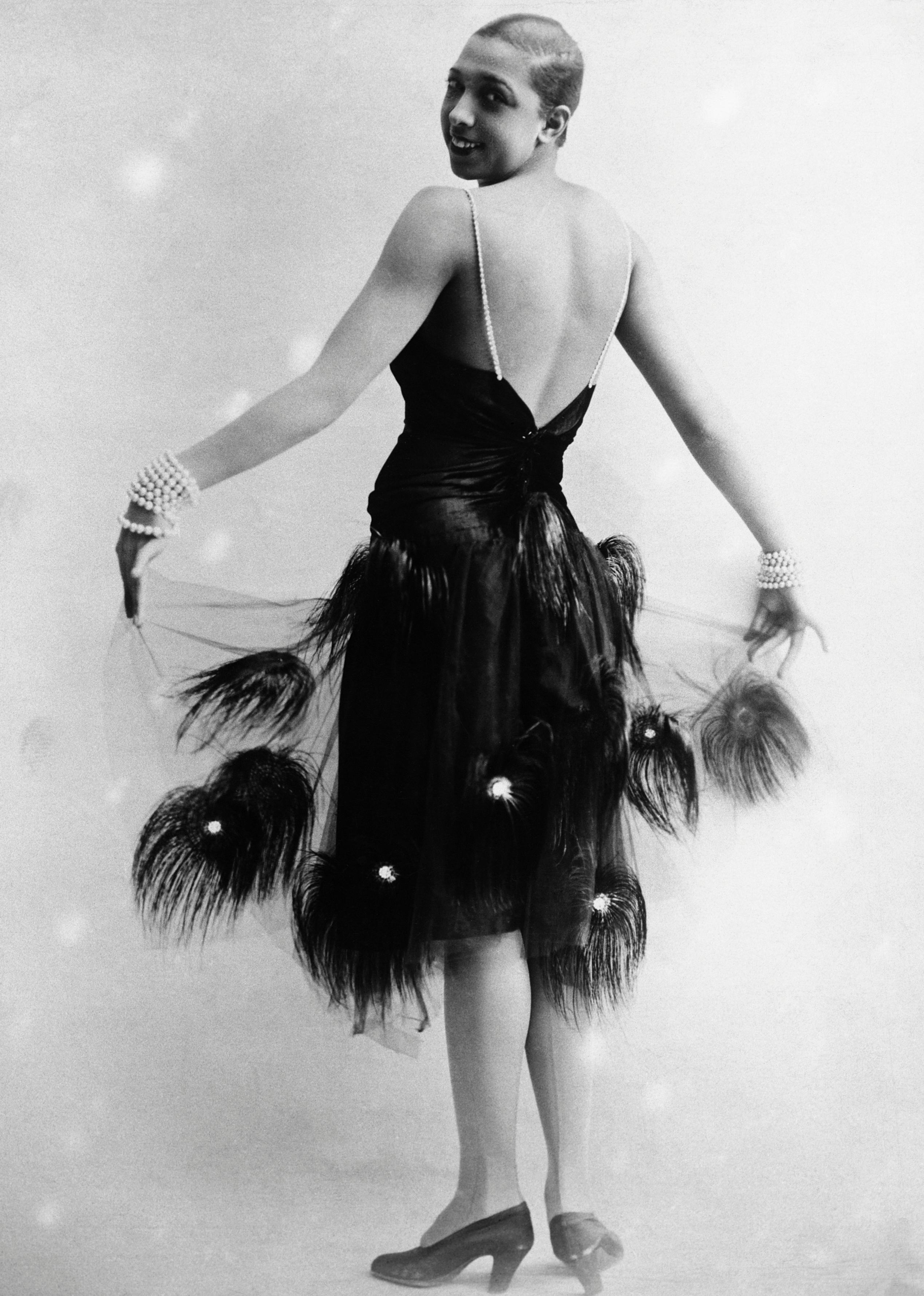 1920s Fashion Trends Are Back In Style For 2022 — Here's Why