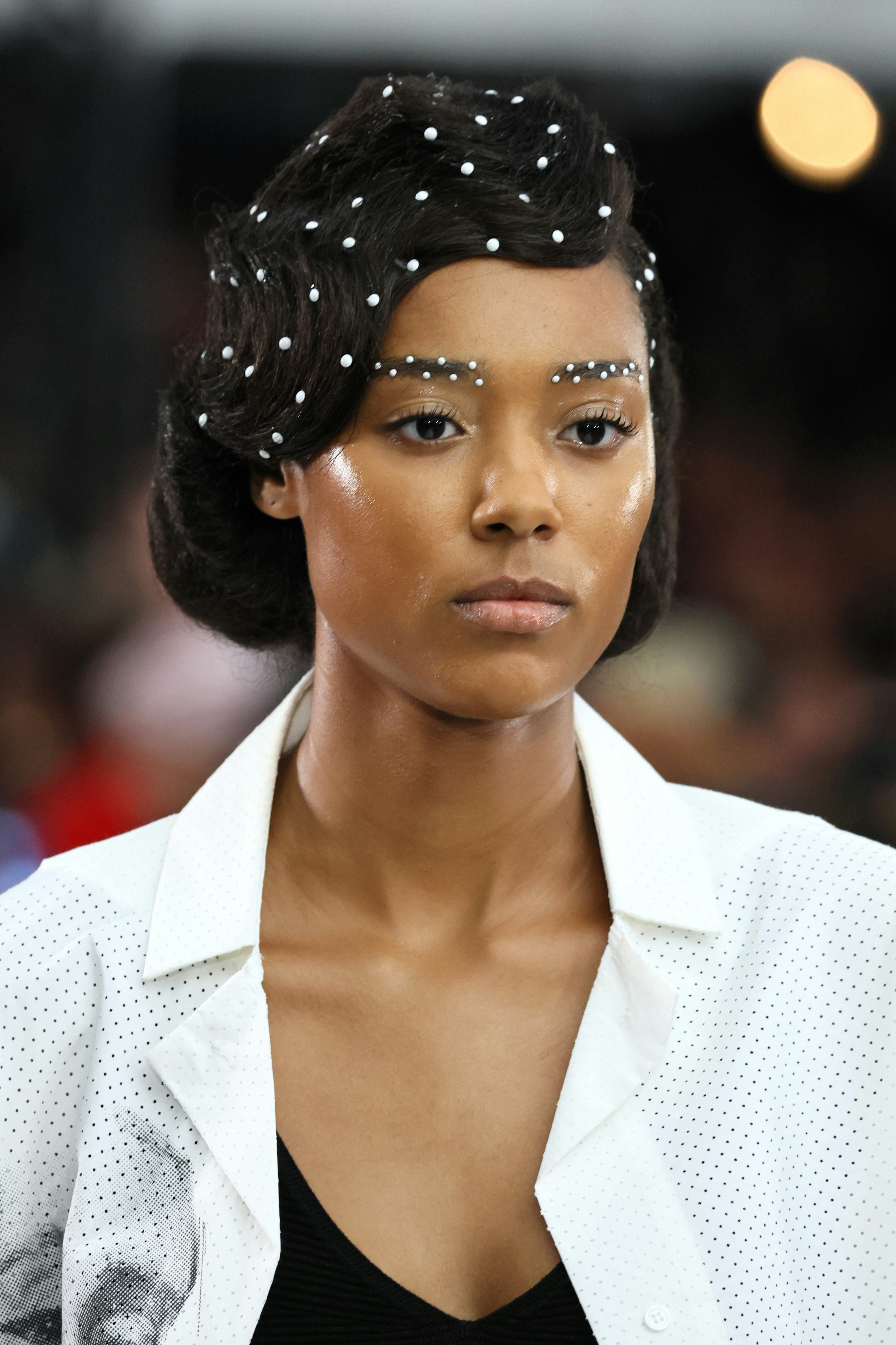 These Spring/Summer 2023 Beauty Trends Are Next-Level Good