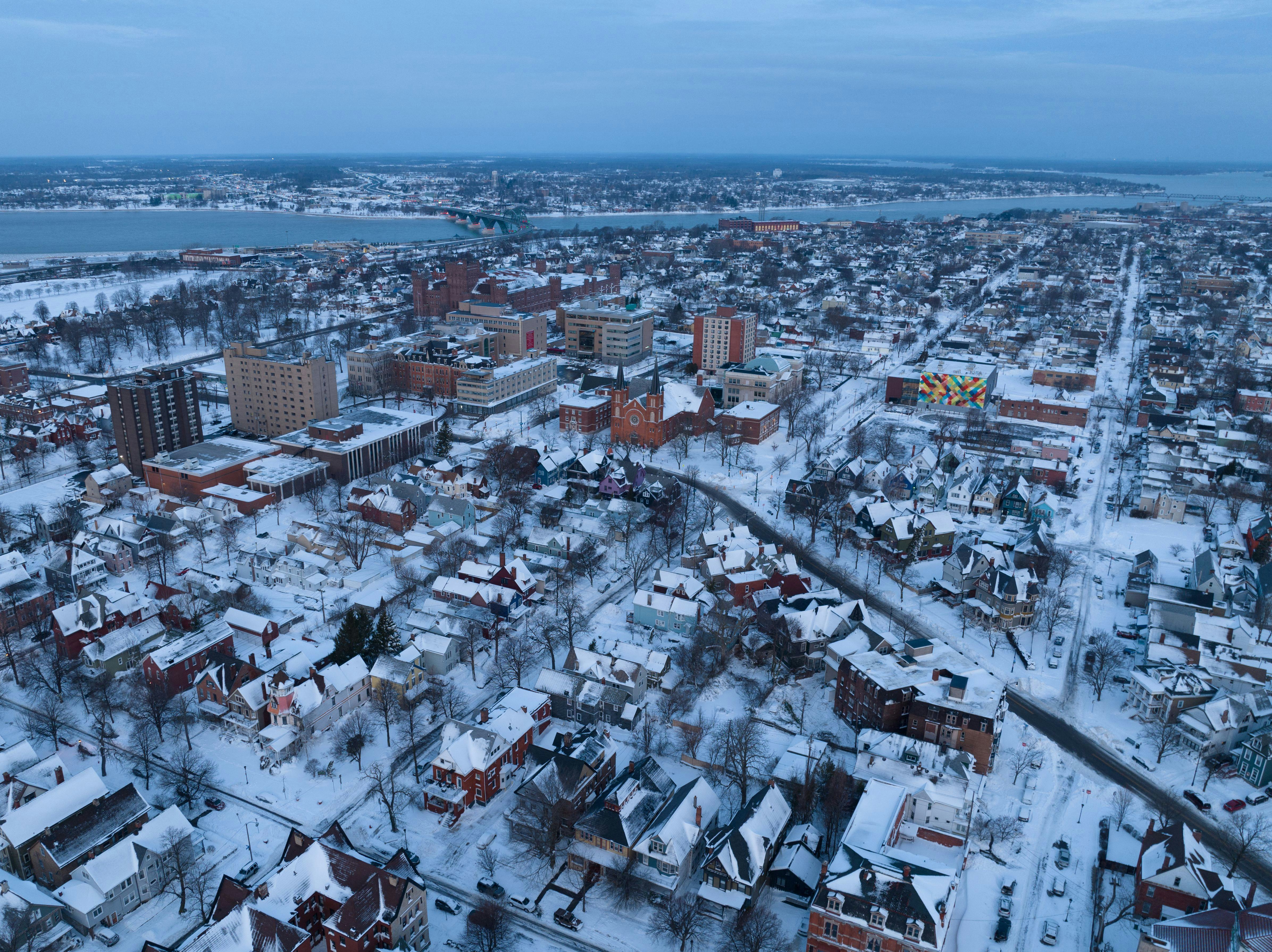 Time lapse shows shocking temperature changes between December and January