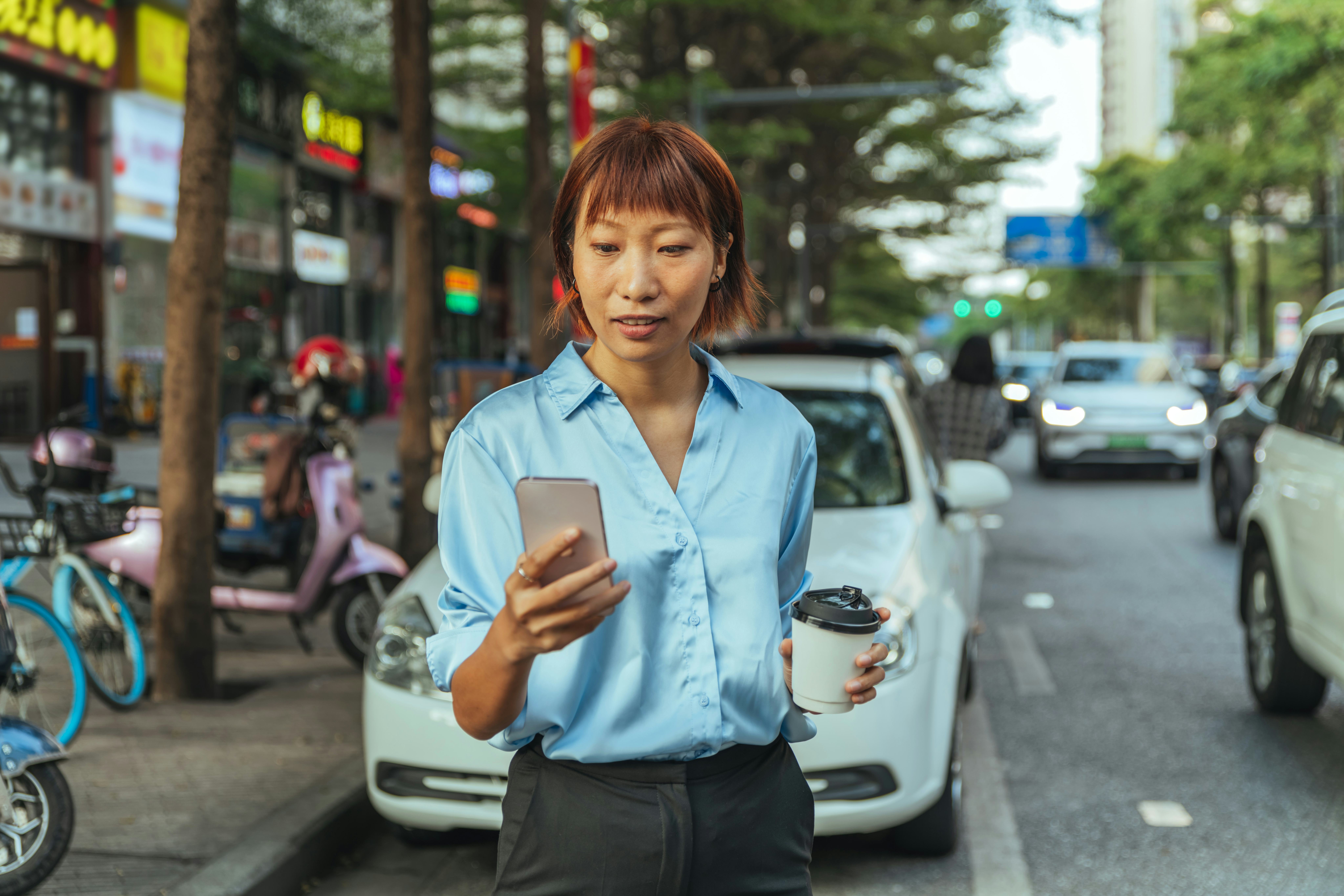 10 Texts To Send Your Ex-Best Friend When You Want To Reconnect