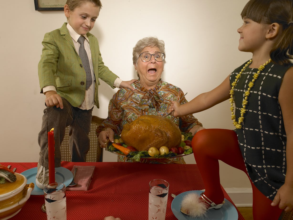 25 Icebreakers For Thanksgiving Dinner, Because Your Family Is *Awkward*