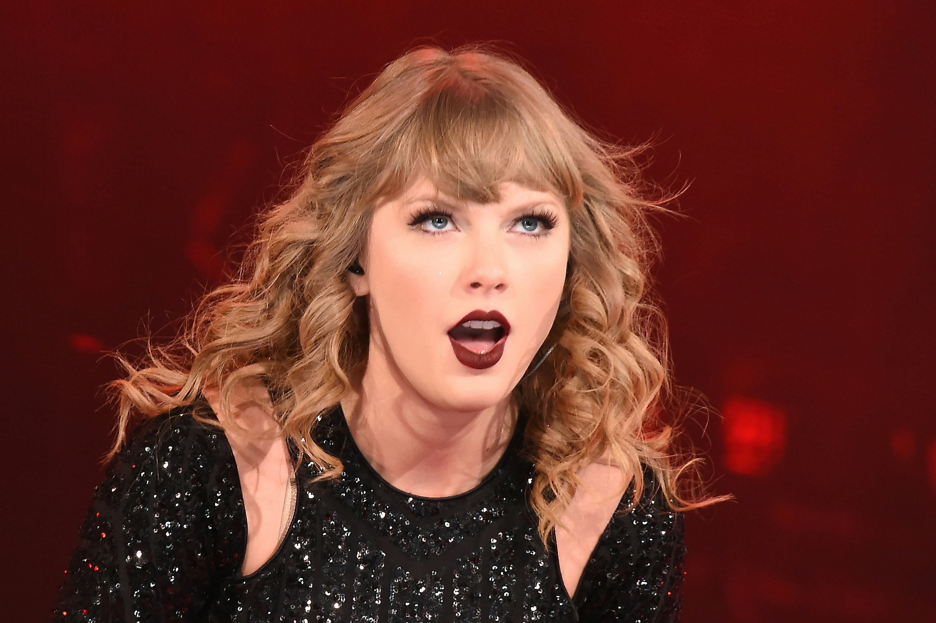 Taylor Swift's Favorite Lipstick Colors Range Far Beyond Classic Red