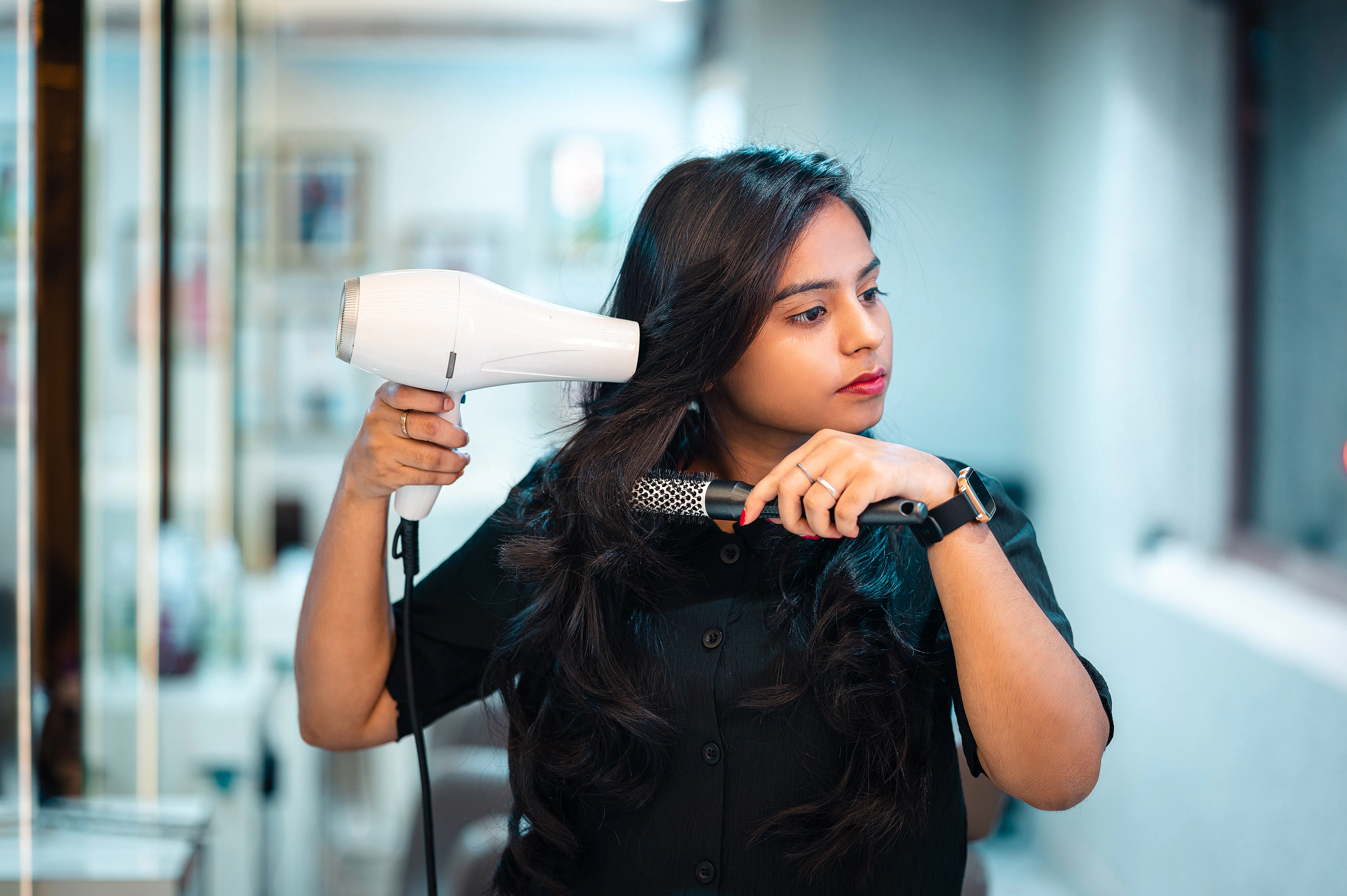 How To Get Rid Of Static Hair, According To Expert Stylists