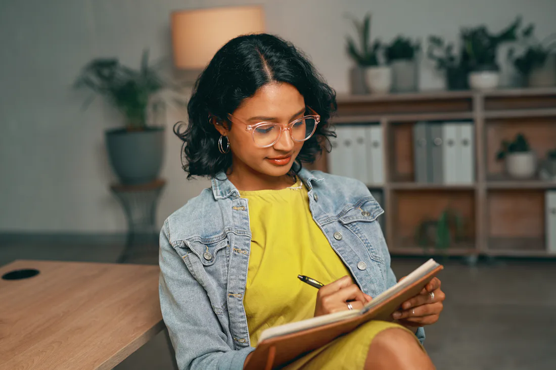 10 Signs You Might Be A Control Freak & How To Let Go More Often