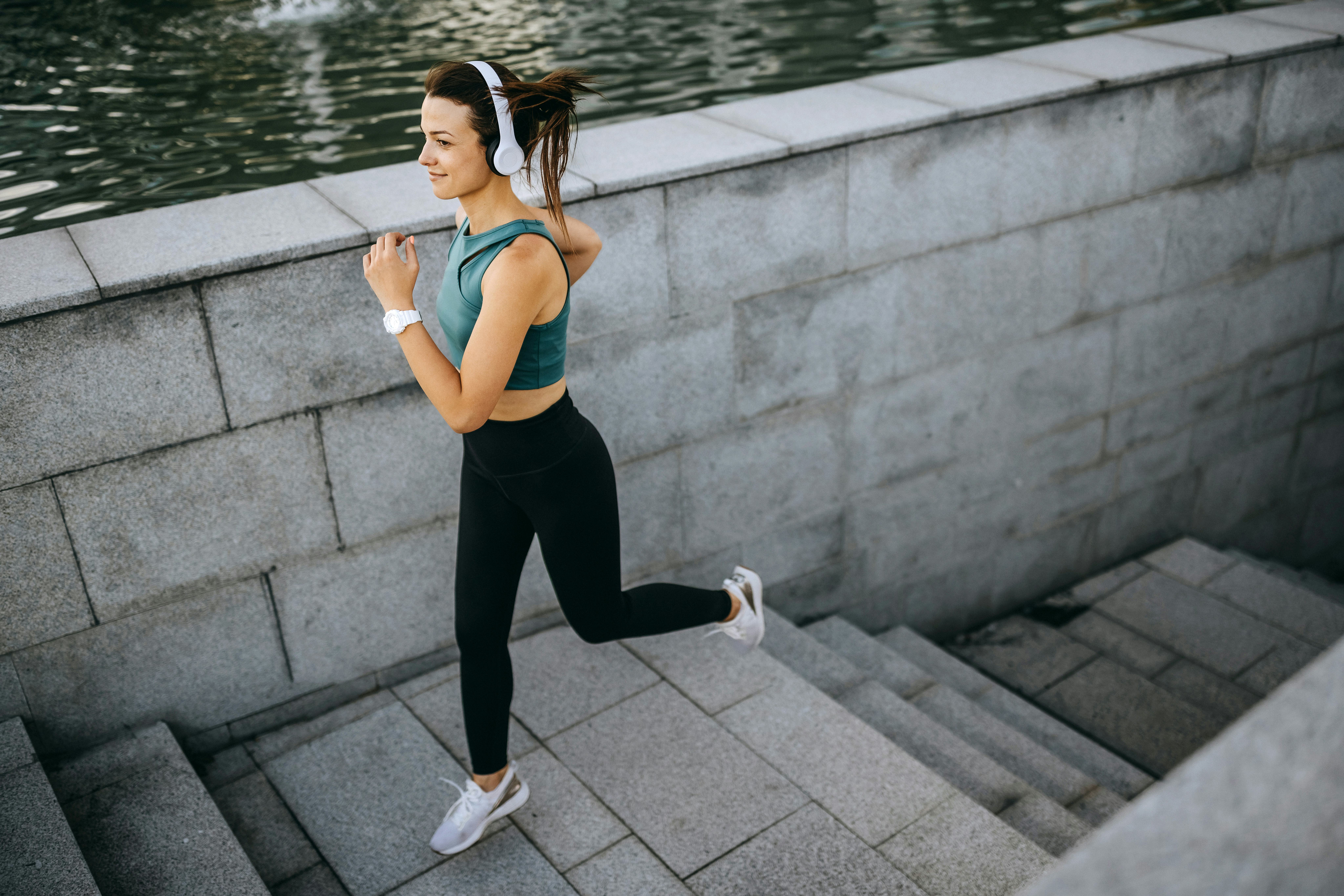 11 Ways To Develop Self-Discipline & Stay Committed To A Routine, No ...