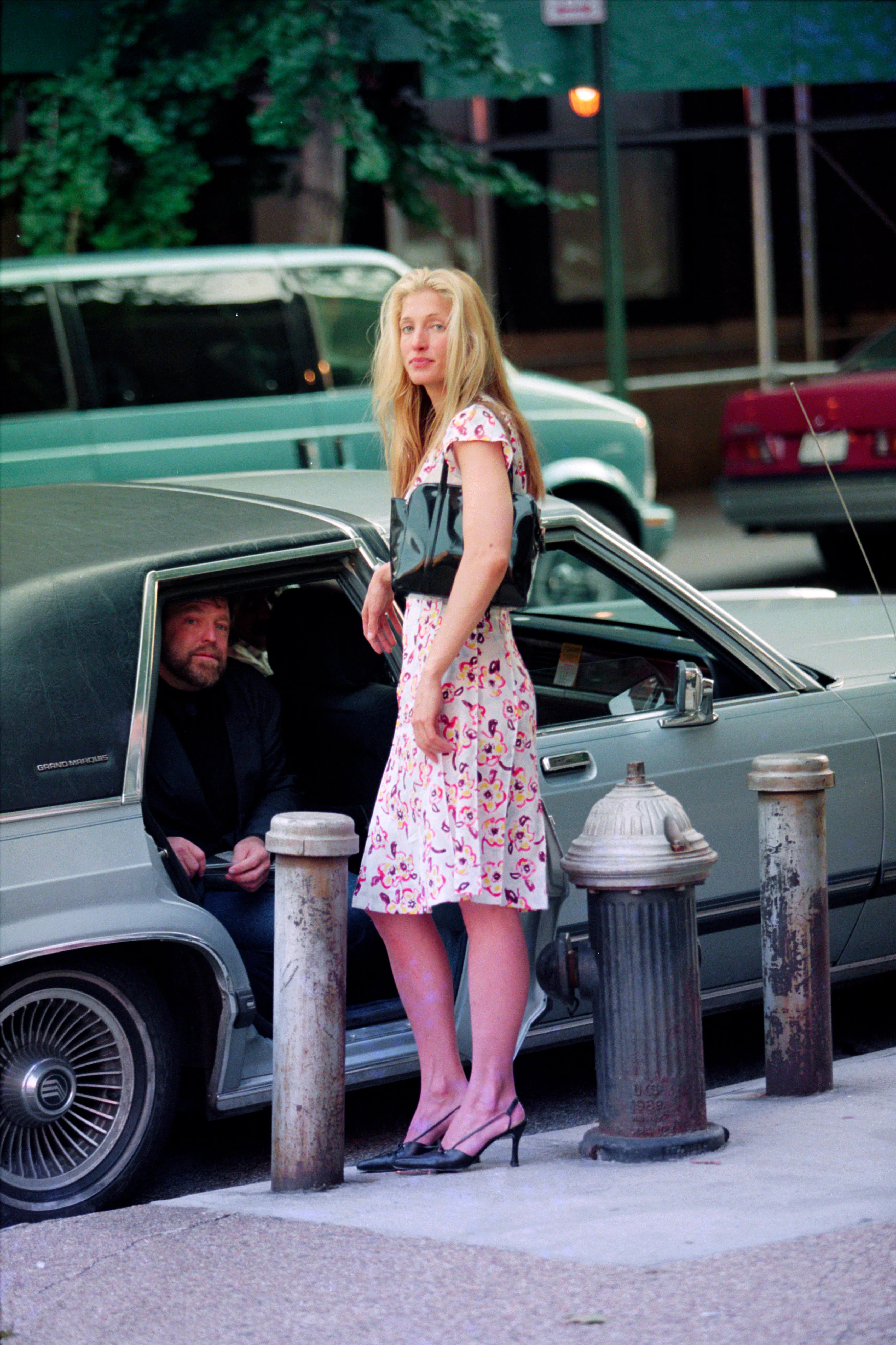 Carolyn Bessette-Kennedy's Best Fashion Moments Are Surprisingly Easy ...