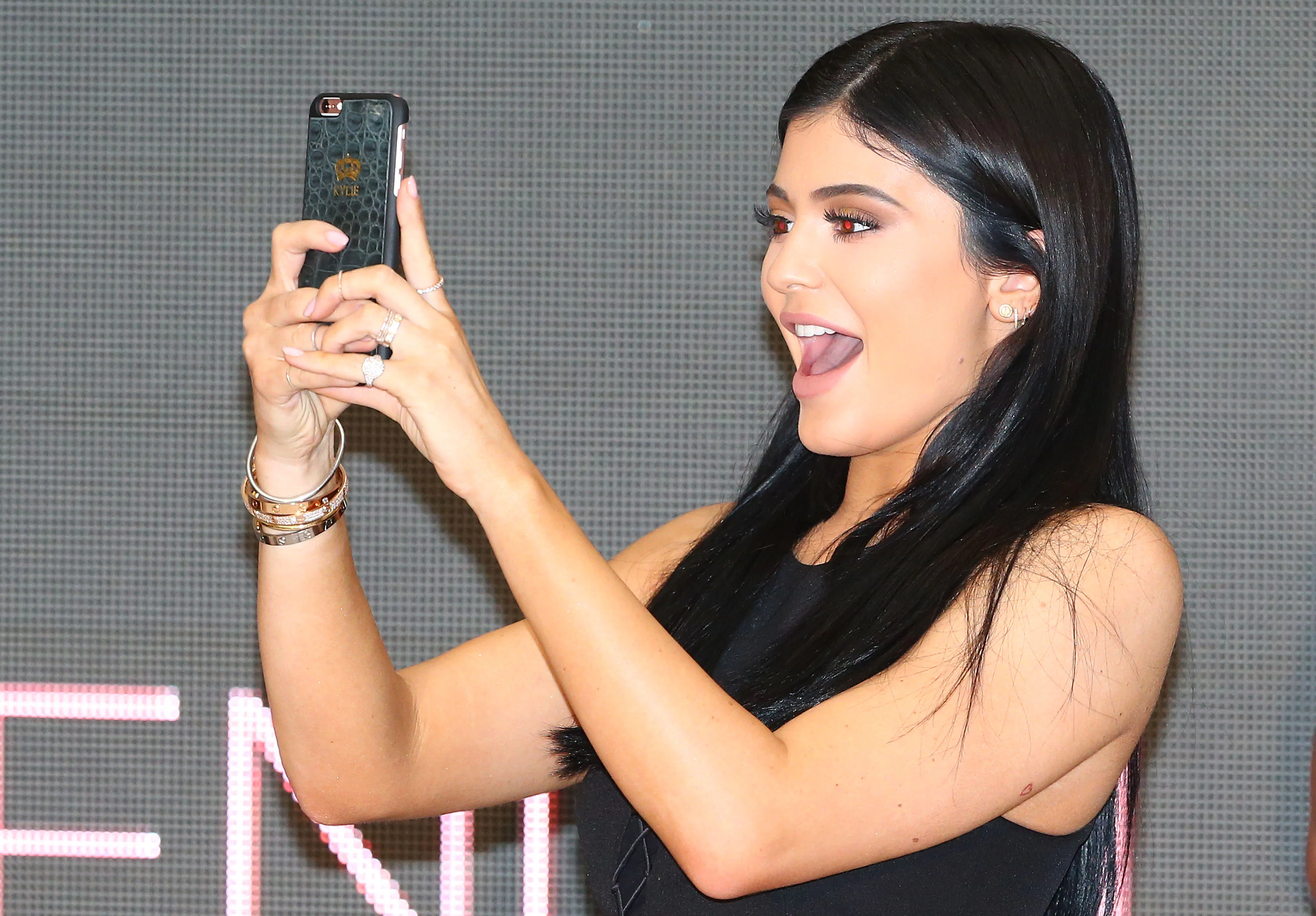 Who Is The Most-Followed Woman On Instagram? Selena Gomez Dethroned ...