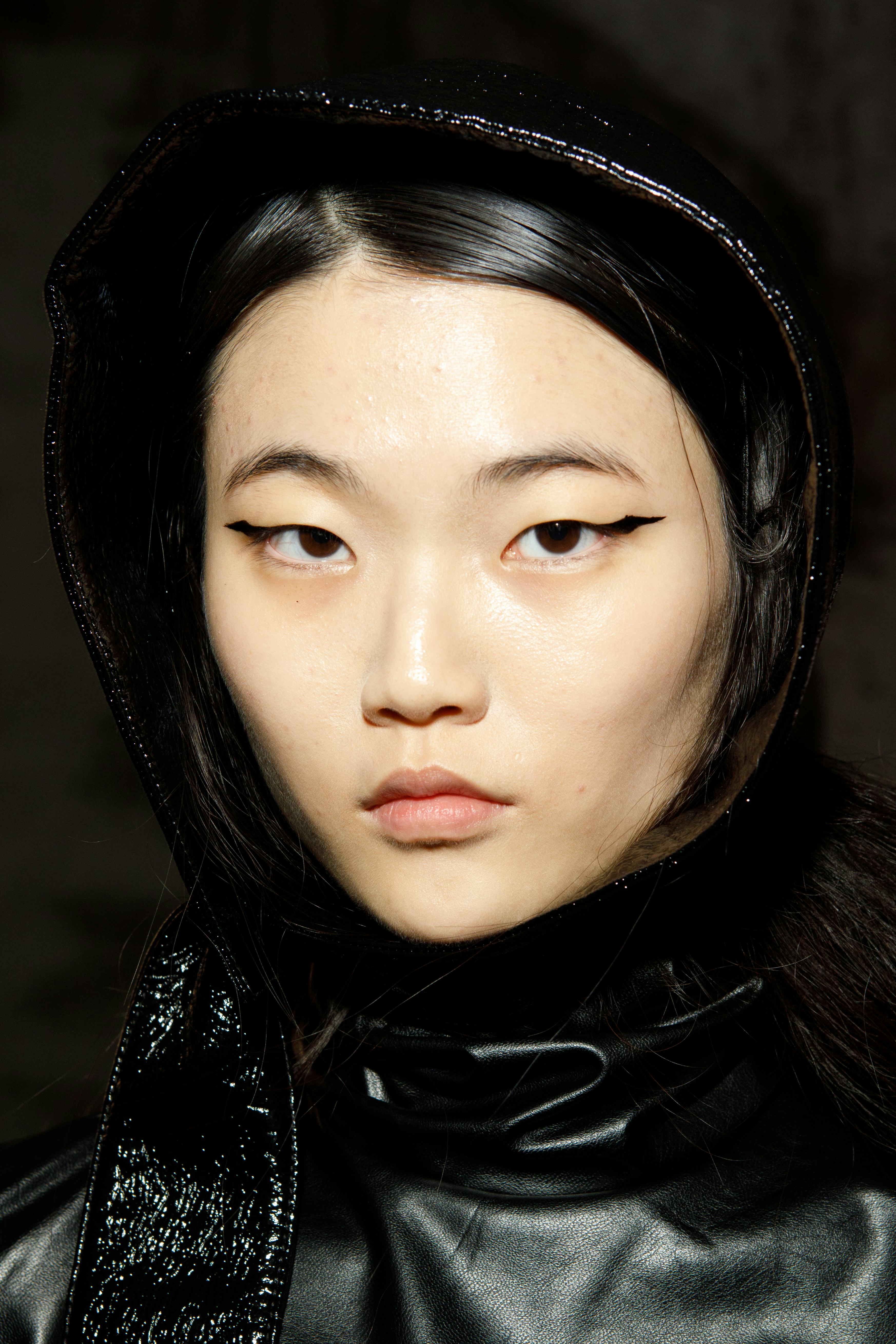 Cat Eye Eyeliner Gets Reinvented On The Milan Fashion Week Fall/Winter ...