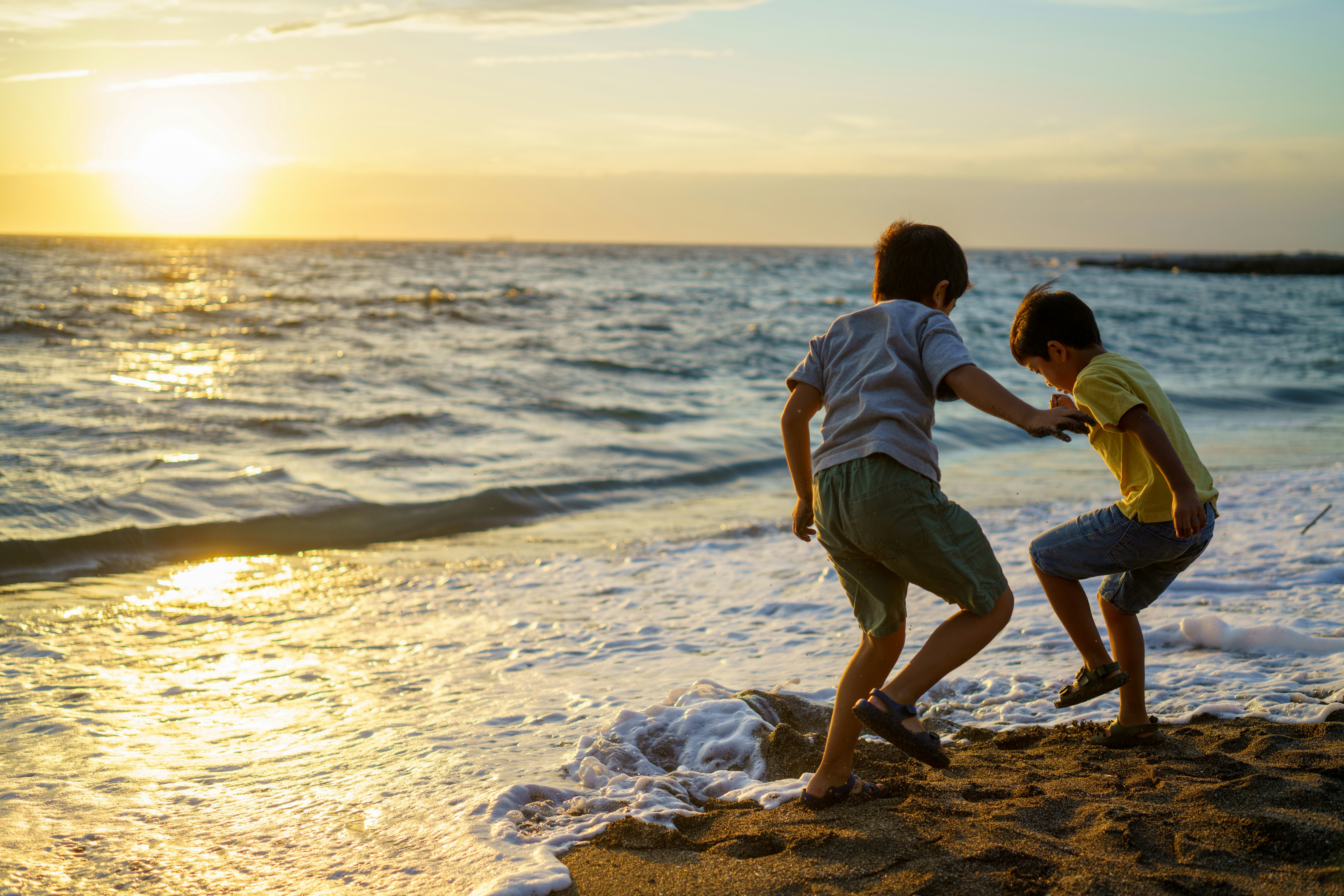 30 Brother Names That Go Together Perfectly