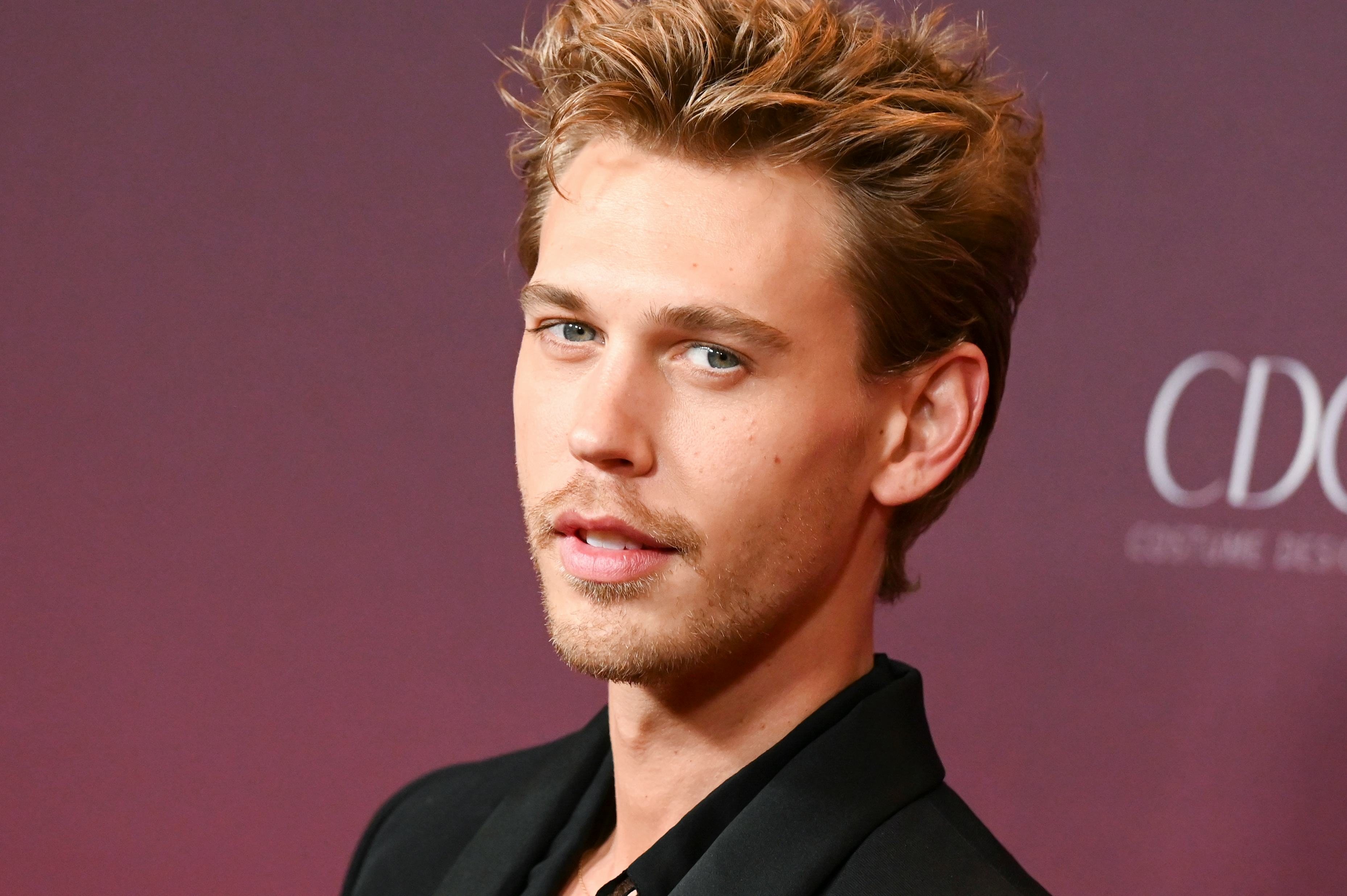 Austin Butler Uses His 'Elvis' Voice To Battle Social Anxiety