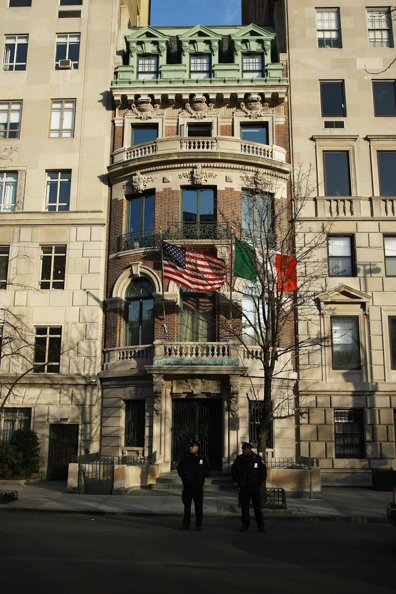 'Succession' Season 4 Filming Locations: New York Penthouses, Estates ...