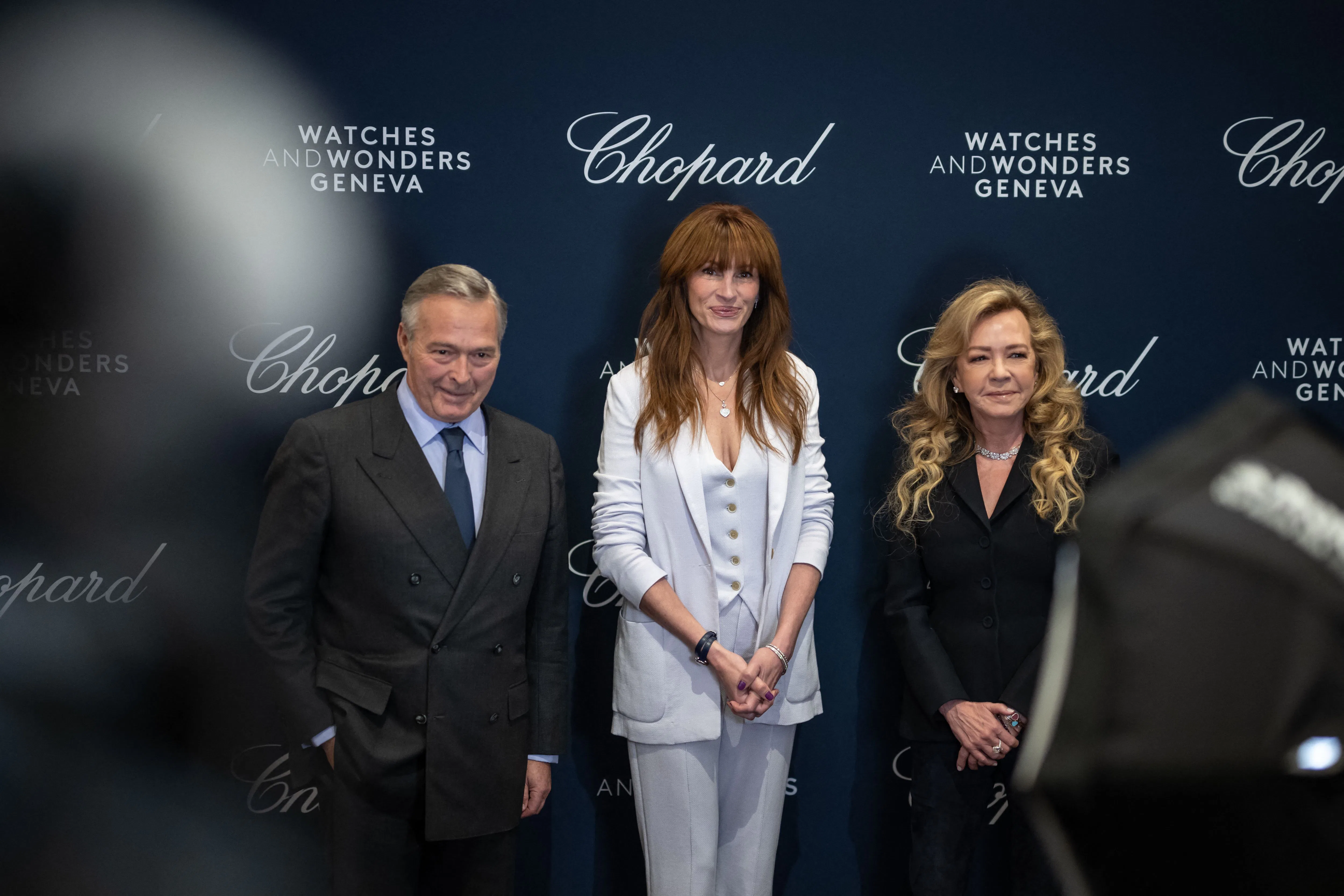 Julia Roberts' Blunt Bangs Add Some Serious Edge To Her Long Layers