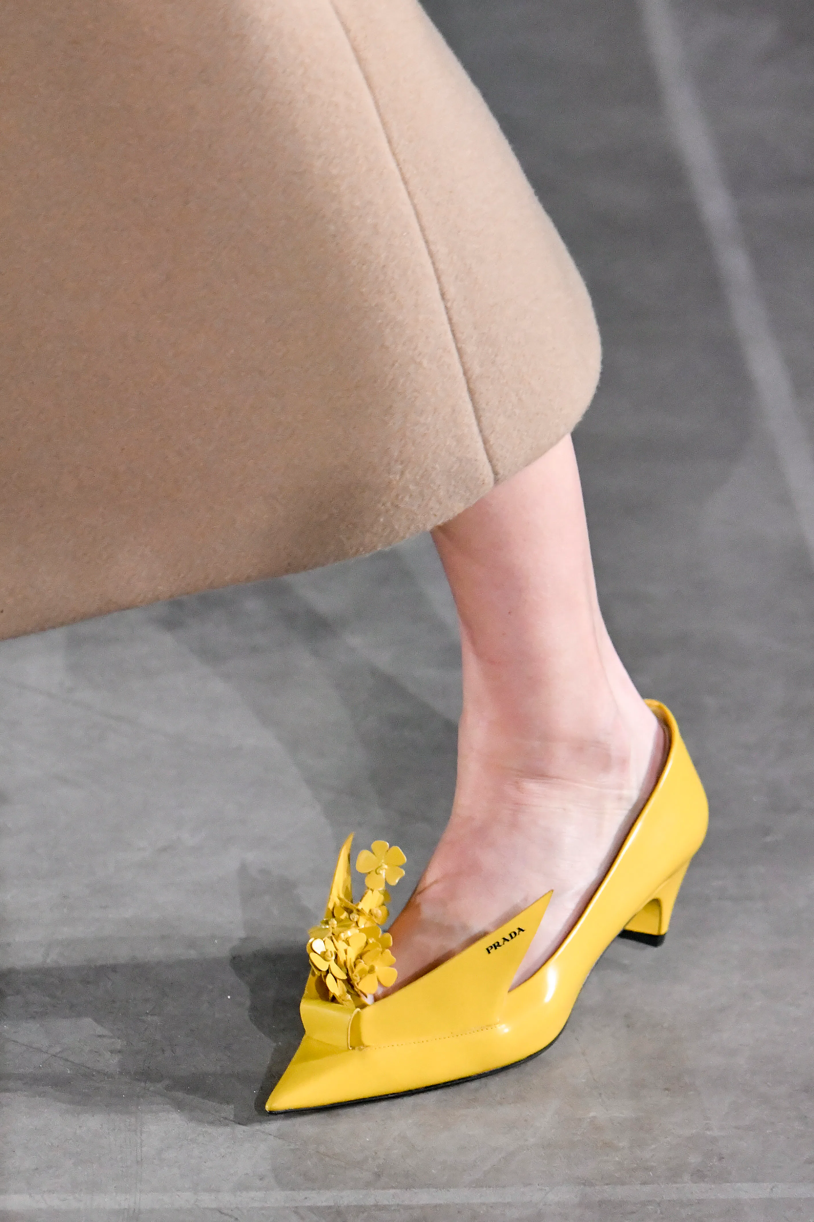 Can Gen Z & Minimalism Mix? Here's How They Approach The Wardrobe ...