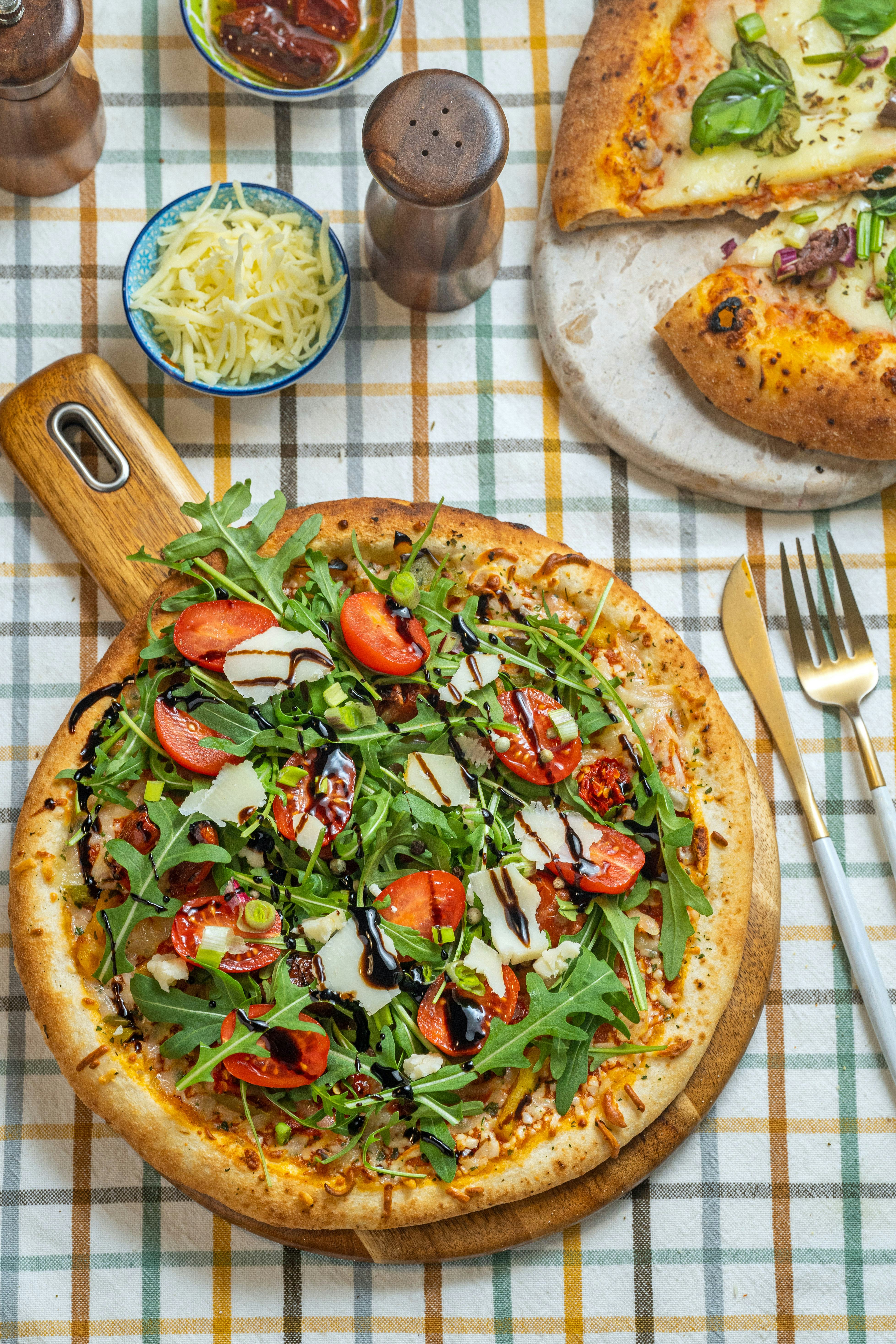 Each Zodiac Sign’s Favorite Pizza Topping, According To An Astrologer