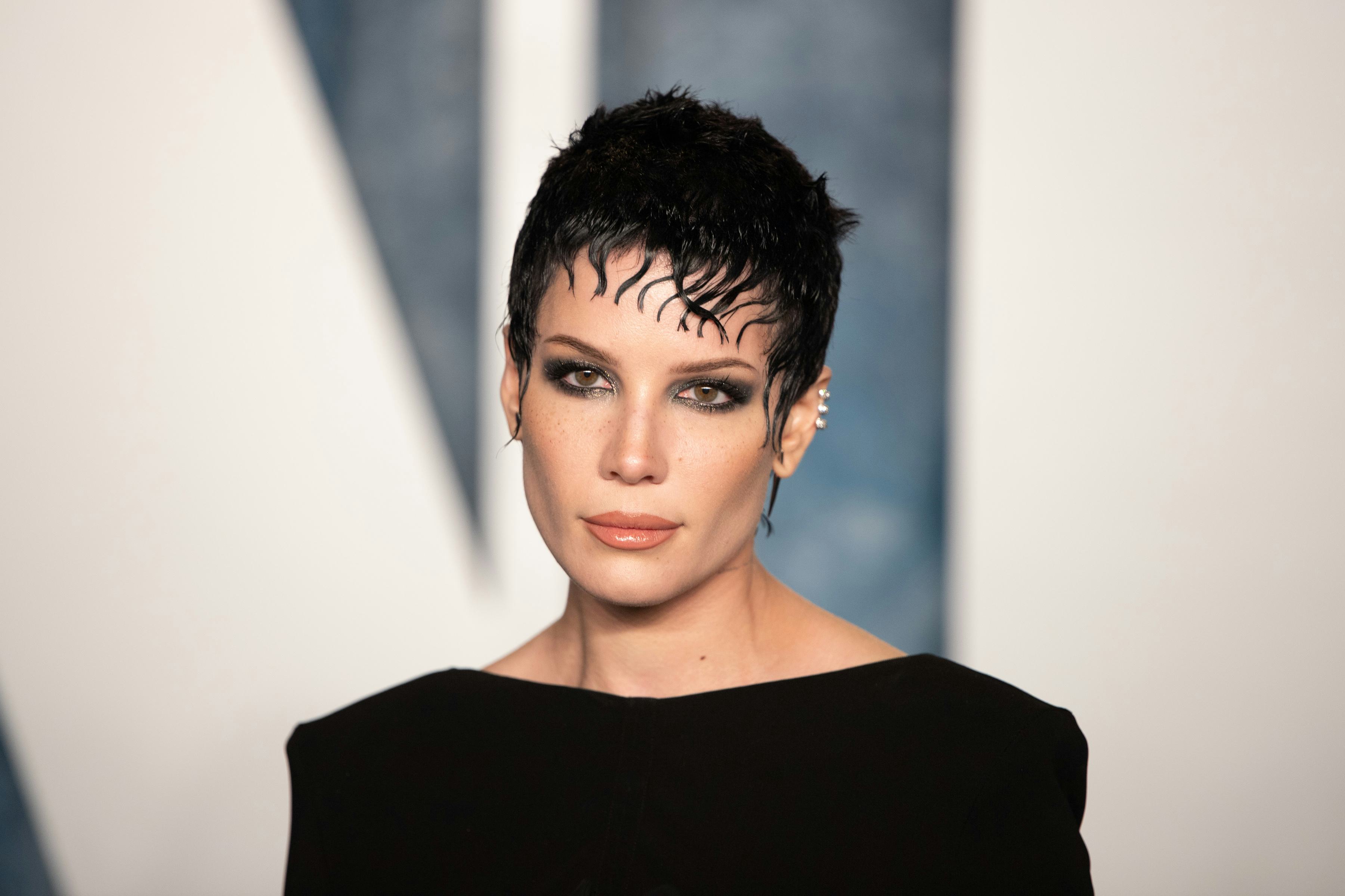 Halsey & Boyfriend Alev Aydin Split After Nearly 3 Years Of Dating
