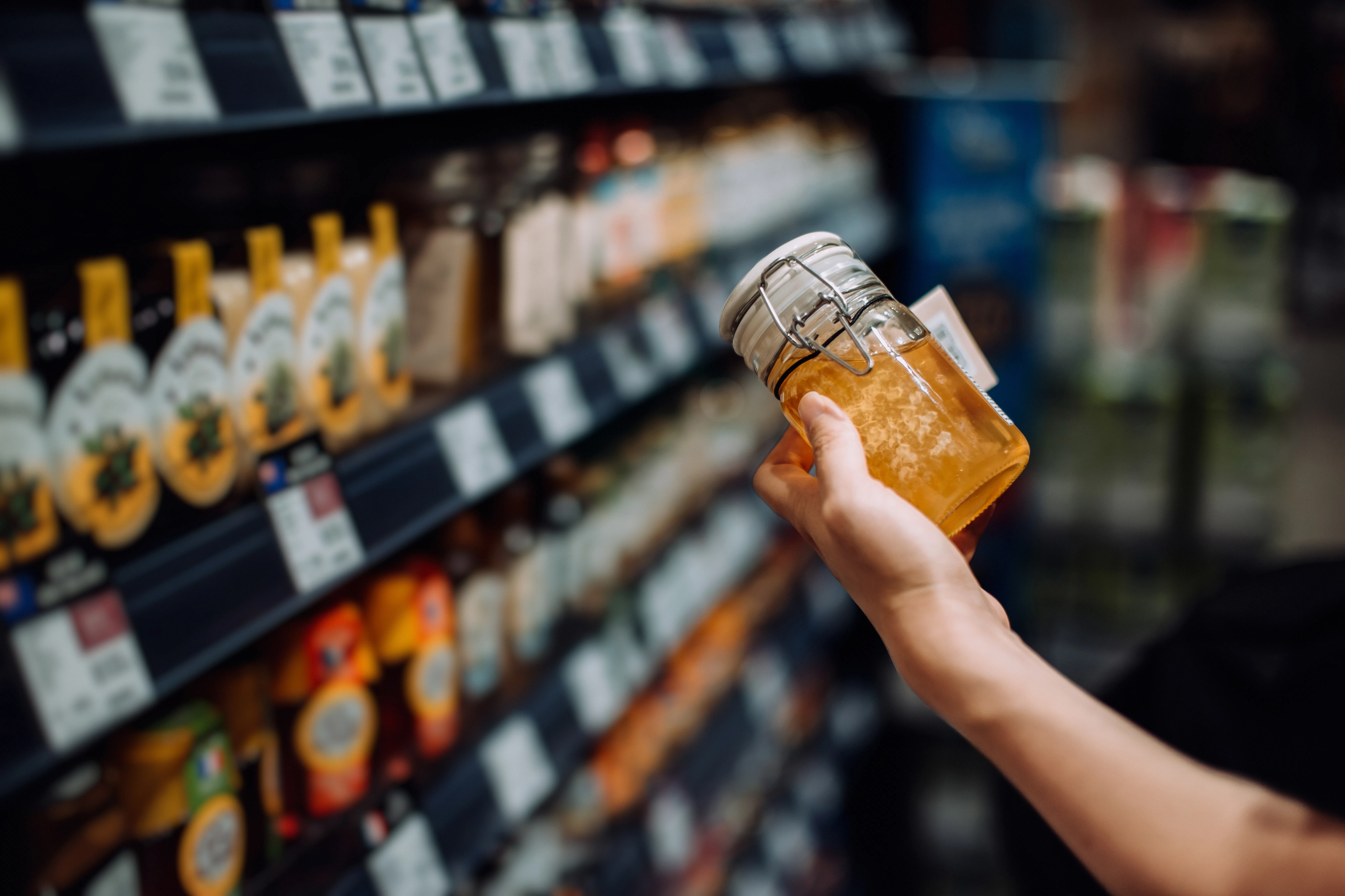 When Can Babies Have Honey & Why Should Parents Wait?