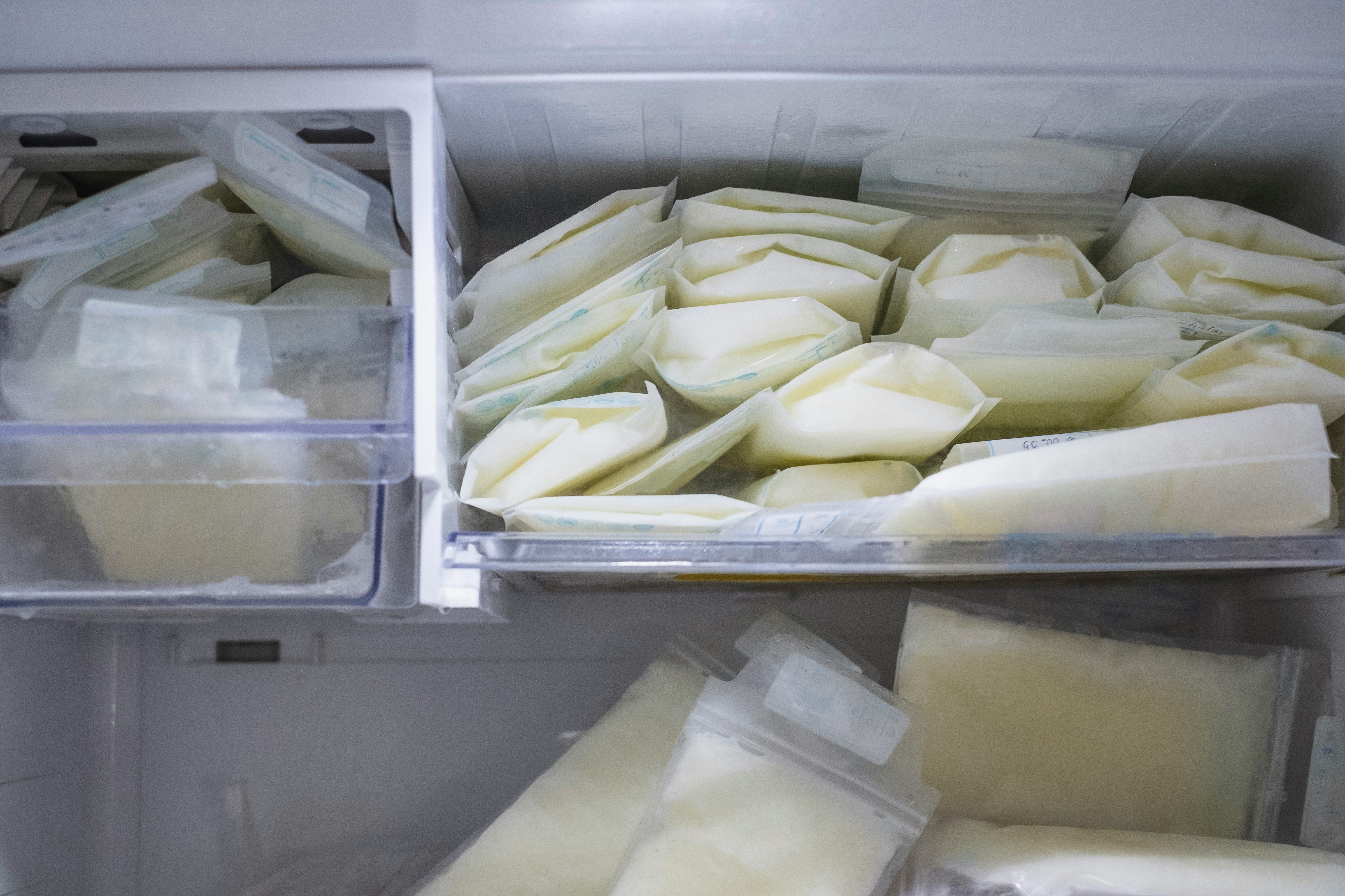 How To Store Breast Milk In The Fridge Or Freezer