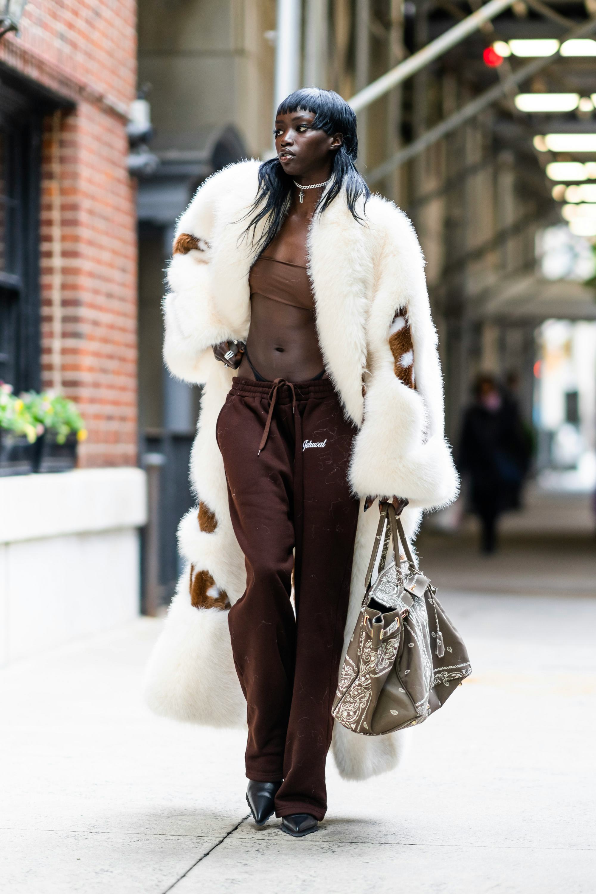 Model Anok Yai Steps Out in a Quintessential Model Off-Duty Look
