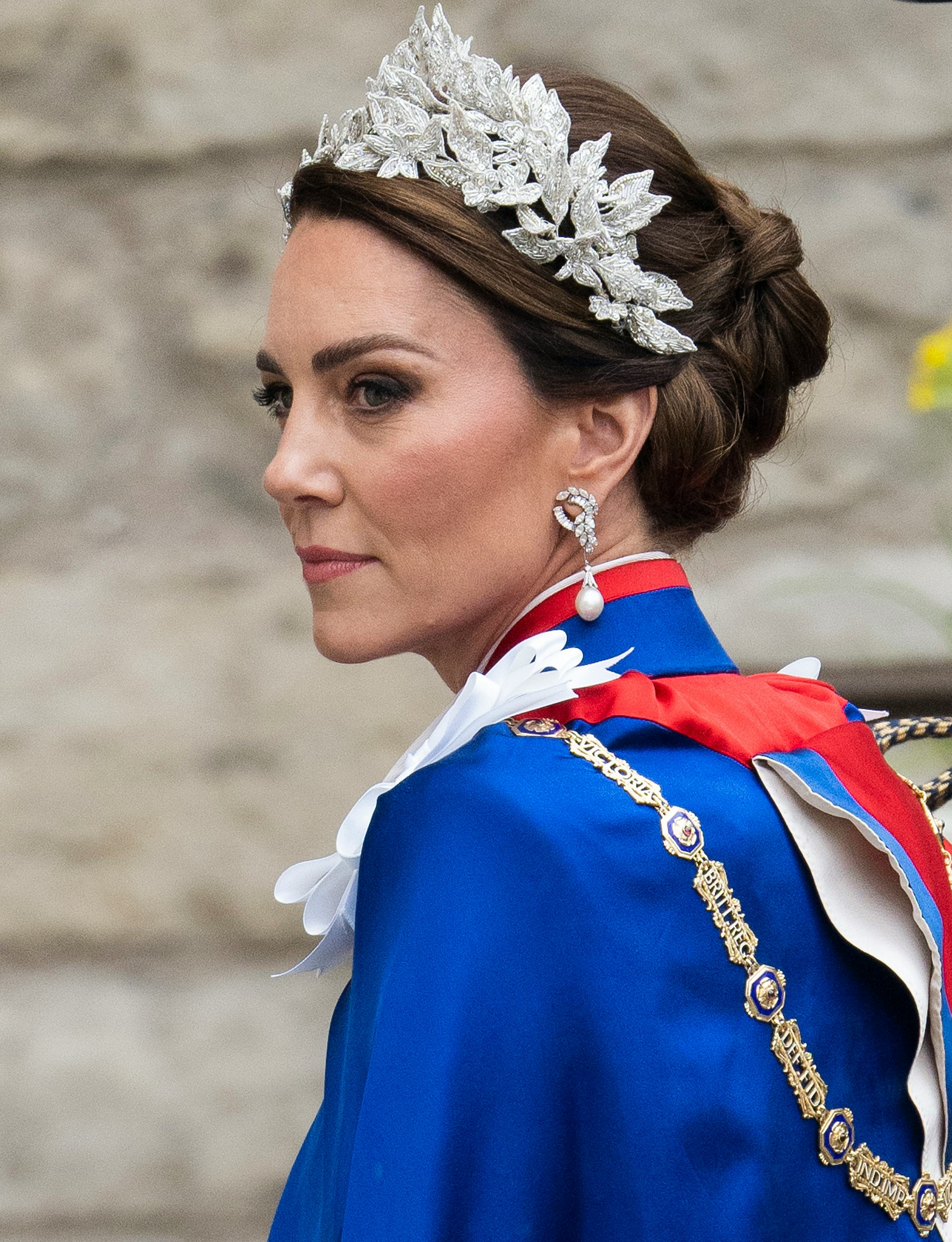 Kate Middleton's Coronation Hair & Makeup Are Overtly Glamorous For The ...