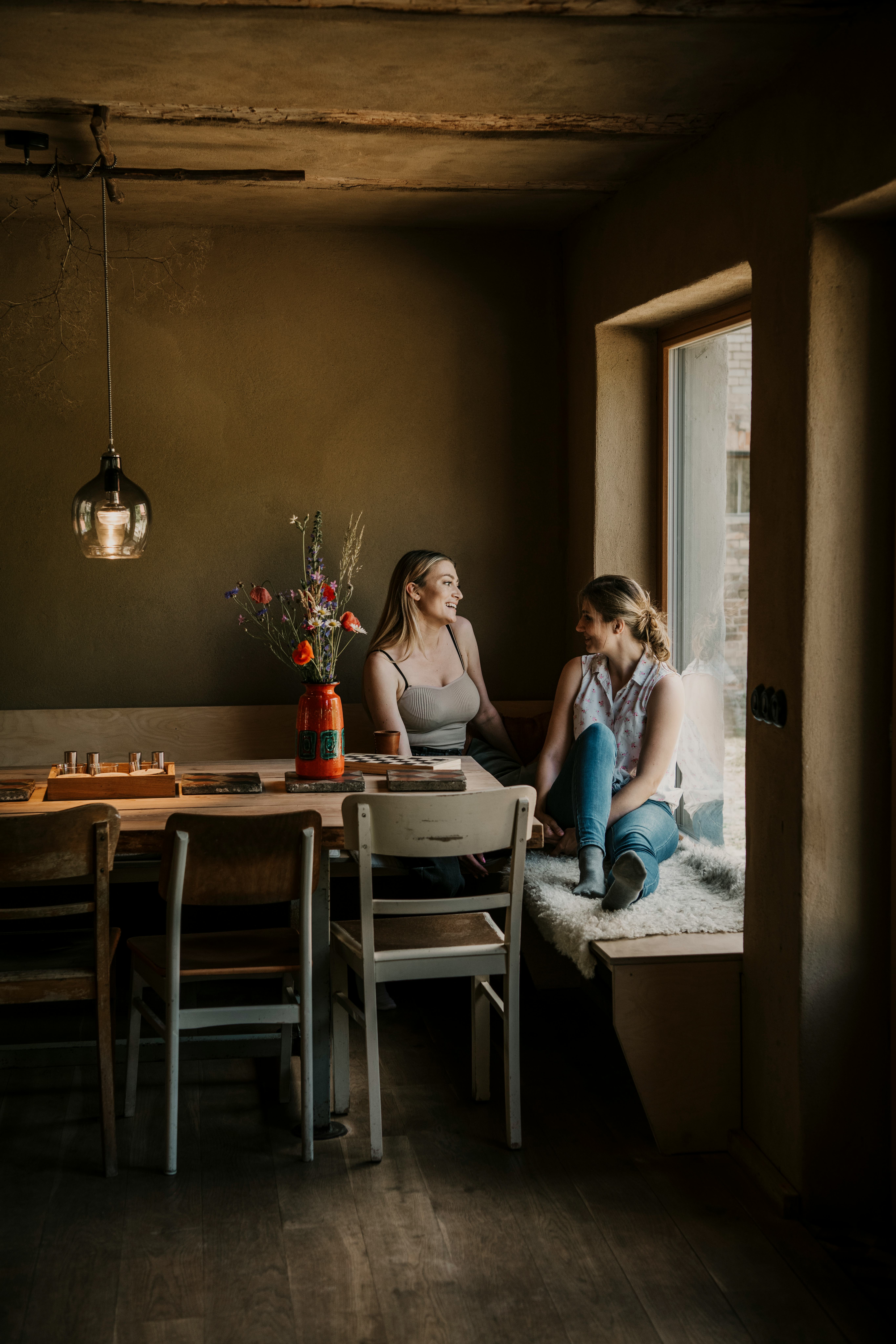 Red Flags In Friendships: Here's What To Look Out For