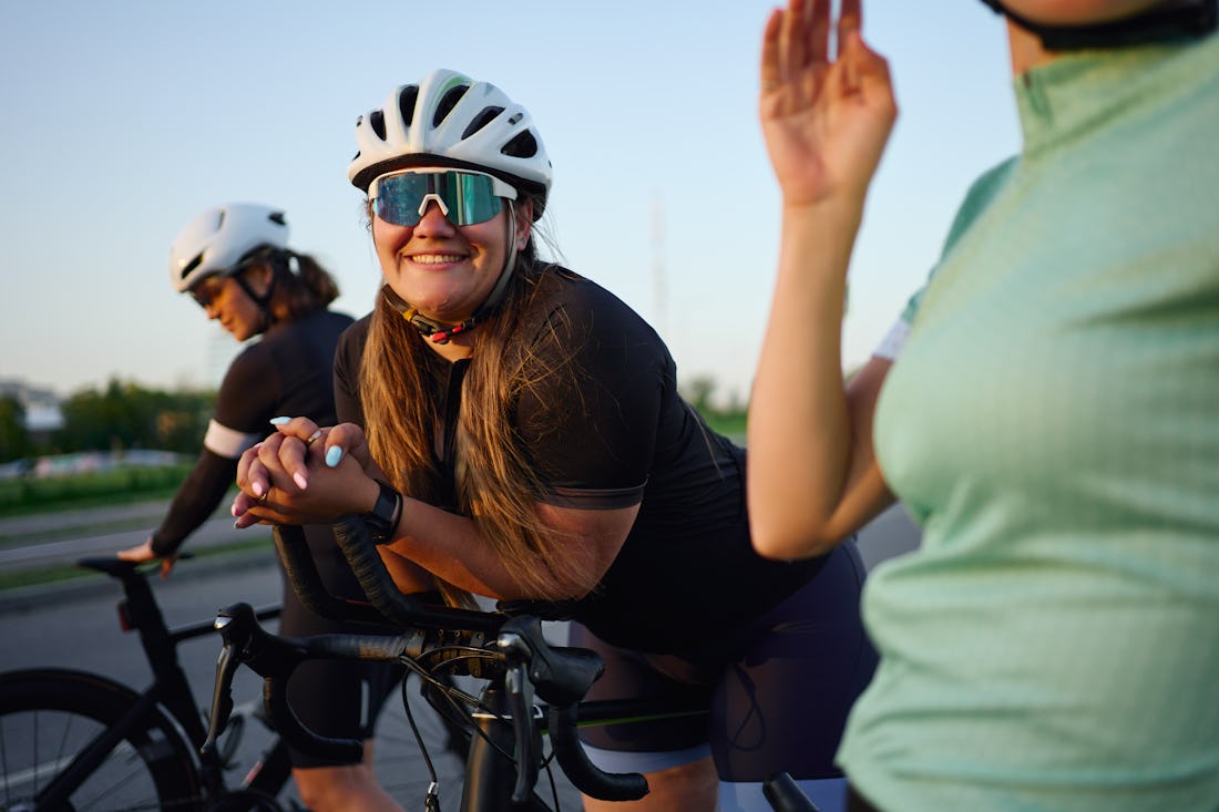 11 Ways To Become Closer With Your Partner's Friends Without Being ...