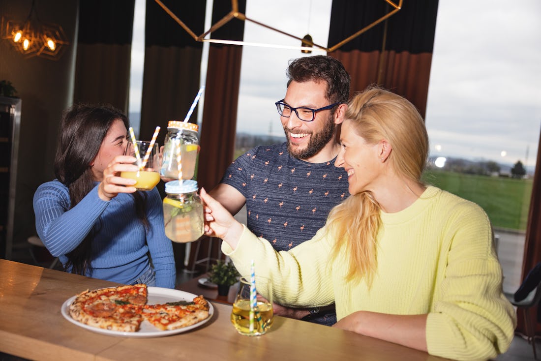 4 Zodiac Signs That Make The Best Wingperson