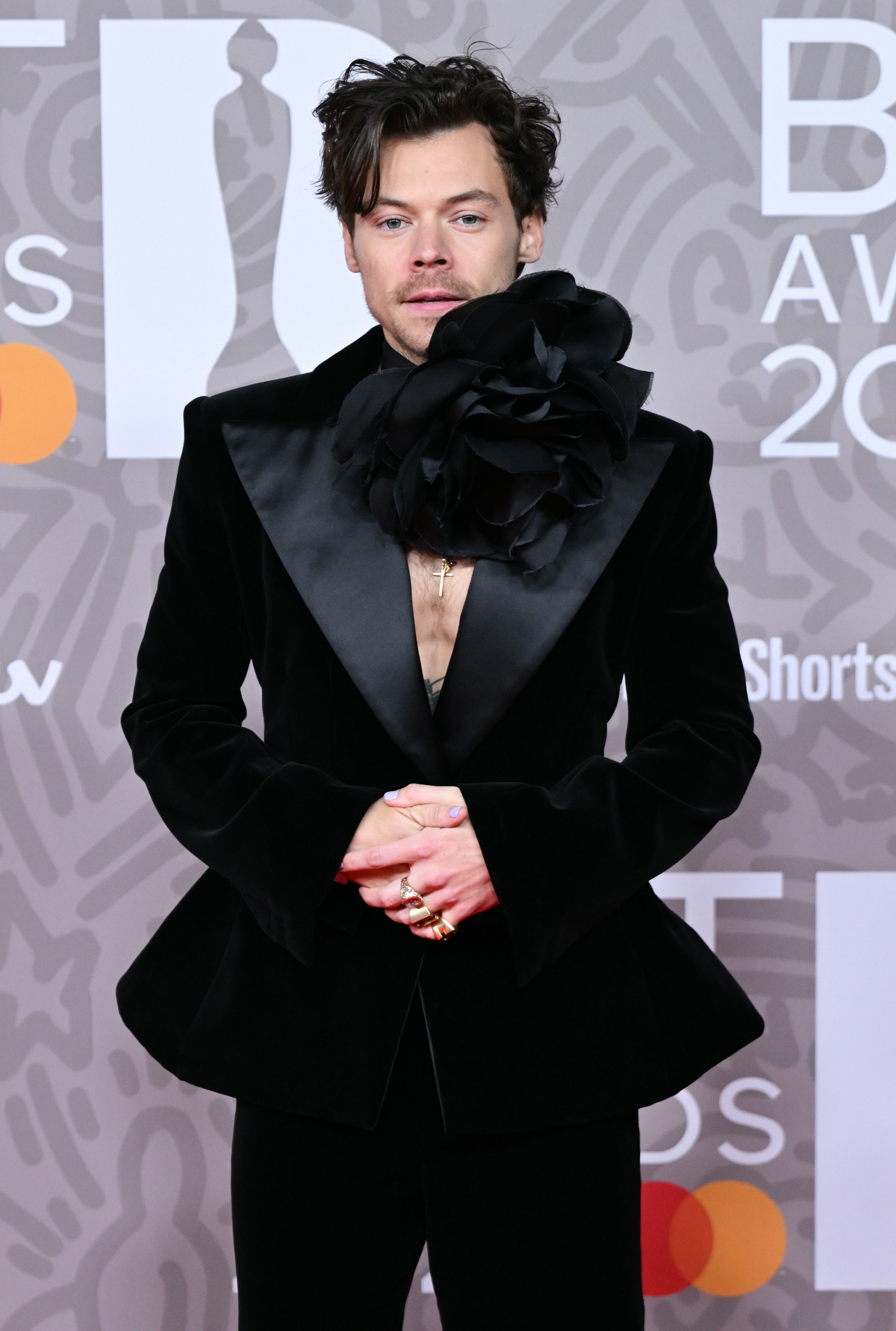 Harry Styles’ Best Red Carpet Moments are Pure English Eccentricity