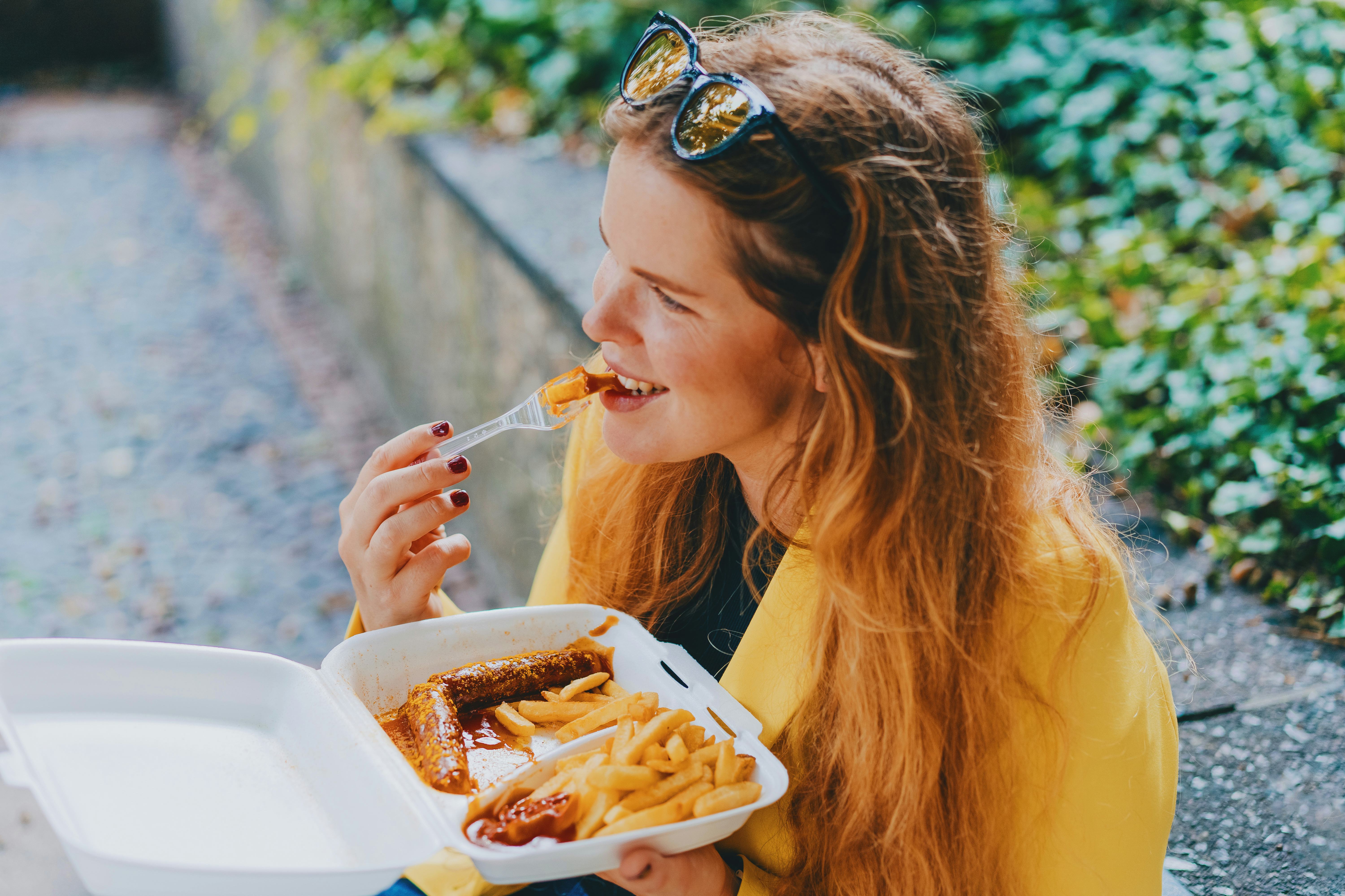 6 Tips To Avoid Stress Eating & Find A Healthier Solution