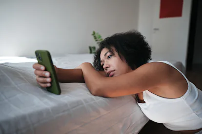 “Cobwebbing” Will Help You Move On From Your Ex