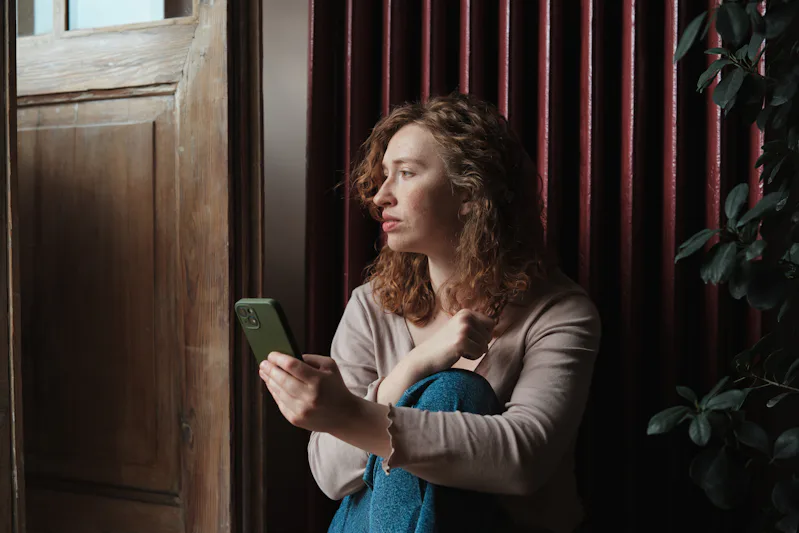 “Cobwebbing” Will Help You Move On From Your Ex